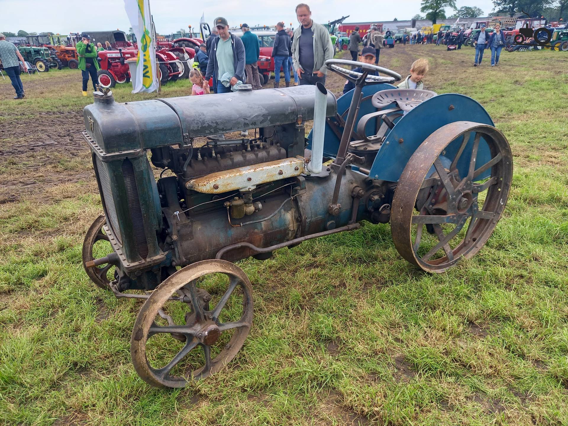 TractorFan Lid: Tinus