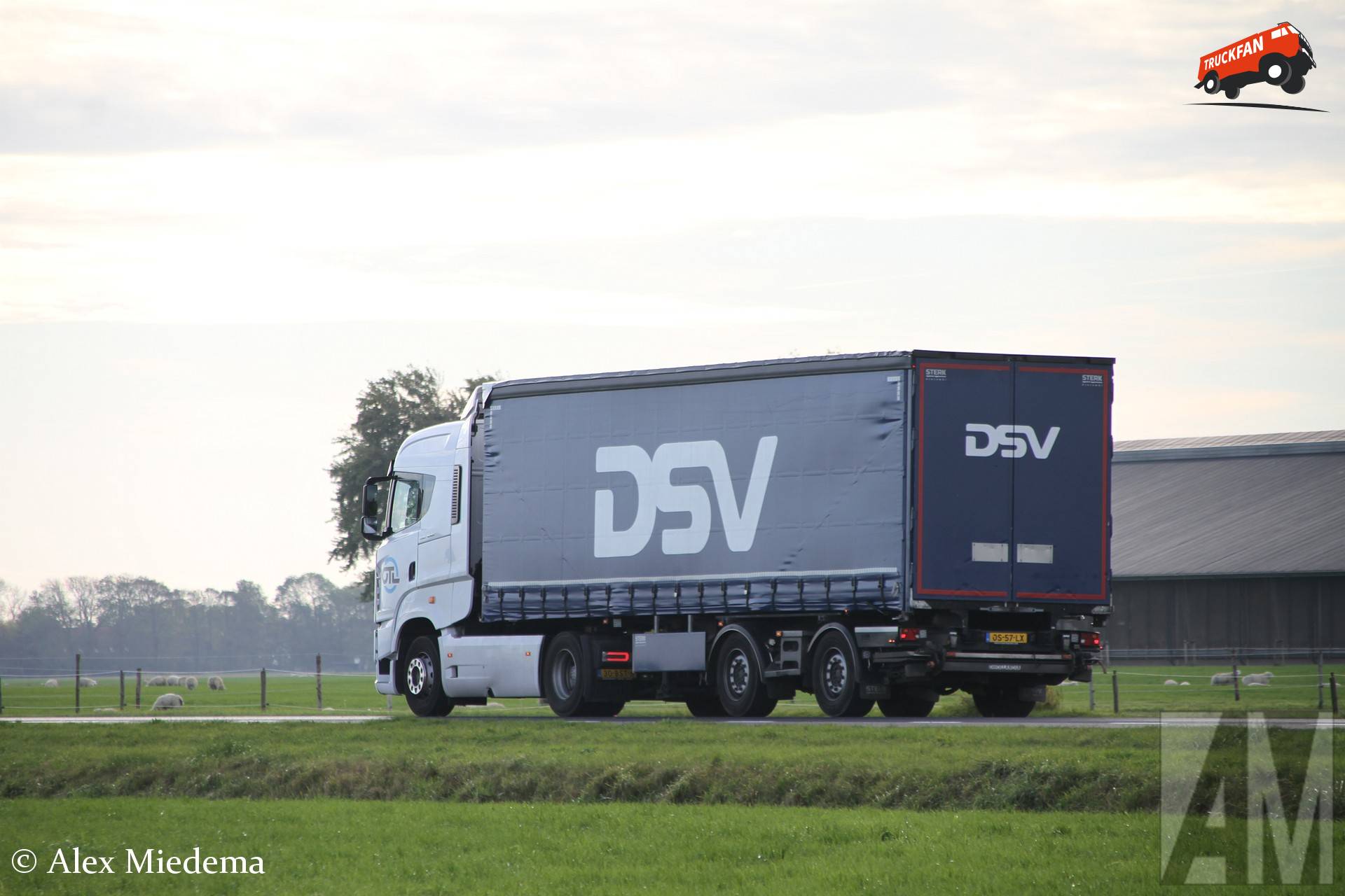 Foto BMC Tugra van Overmars Transport, DSV Solutions (Zaandam) B.V ...