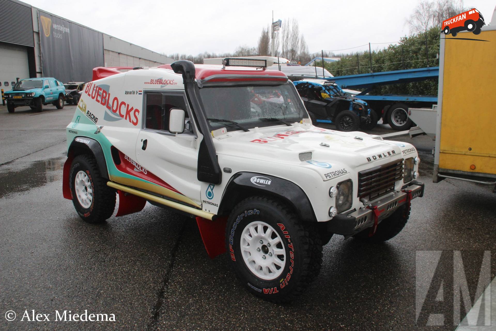 Bowler Wildcat Dakar