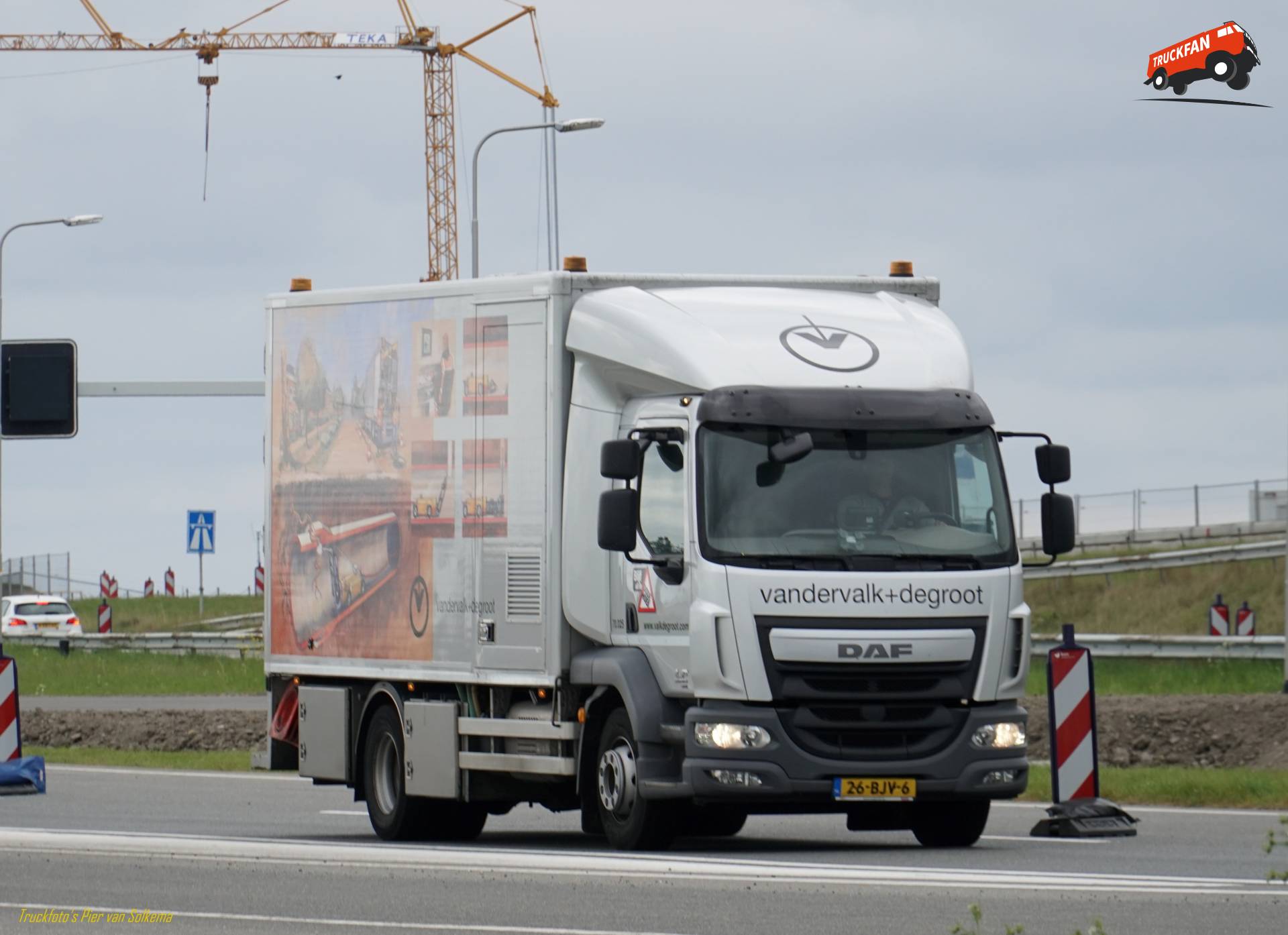 Foto DAF LF Euro 6 van Van der Valk + De Groot B.V. - TruckFan