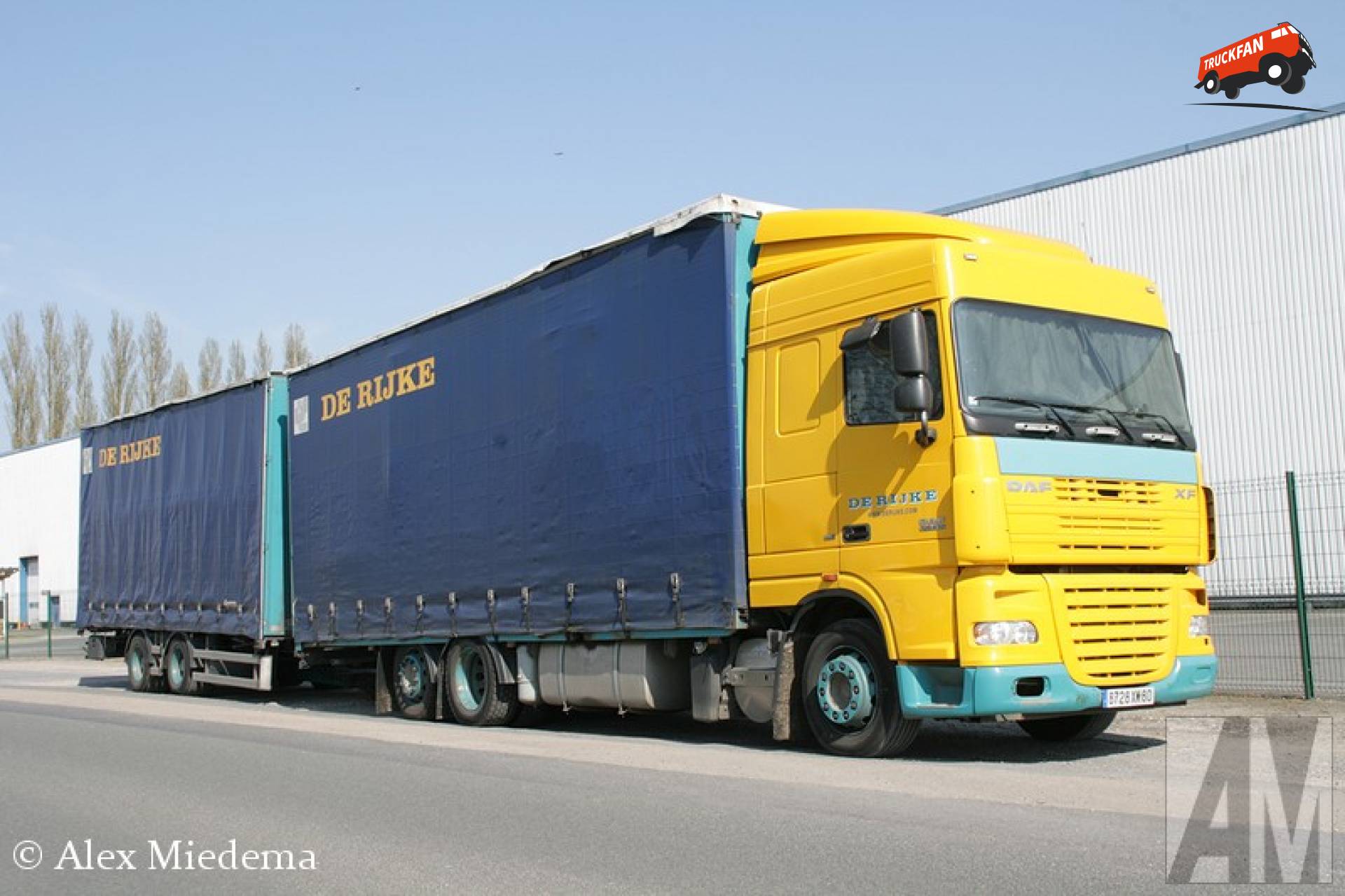 Foto DAF XF105 van B.V. Internationaal Transportbedrijf De Rijke - TruckFan