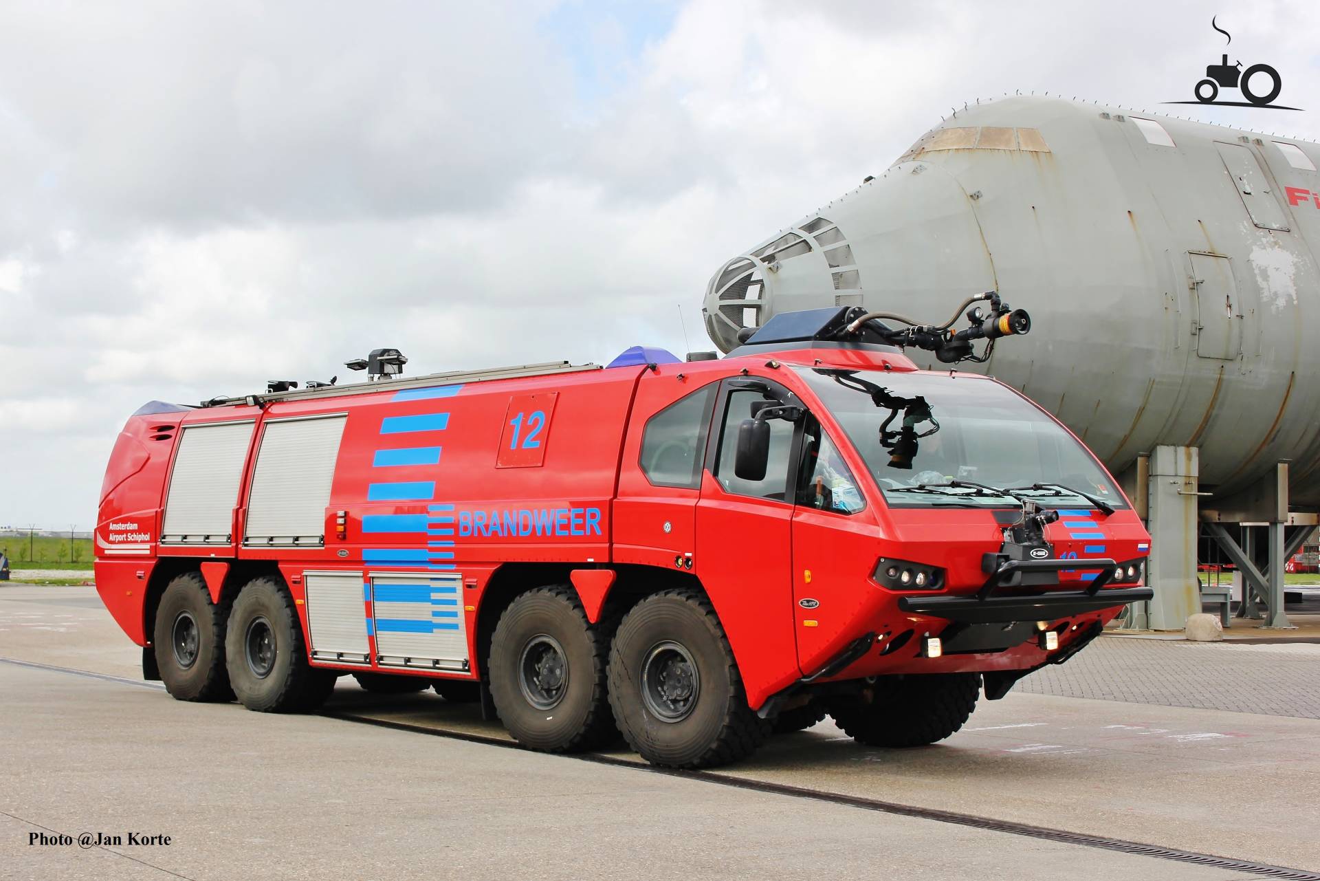 Foto Emergency One crashtender van Amsterdam Airport Schiphol - TruckFan