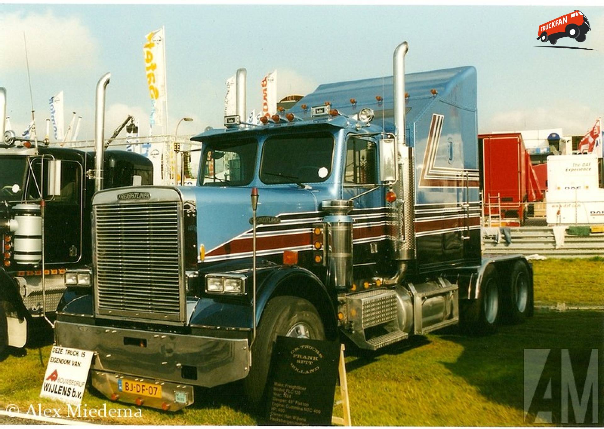 Foto Freightliner FLC #1002307 - TruckFan