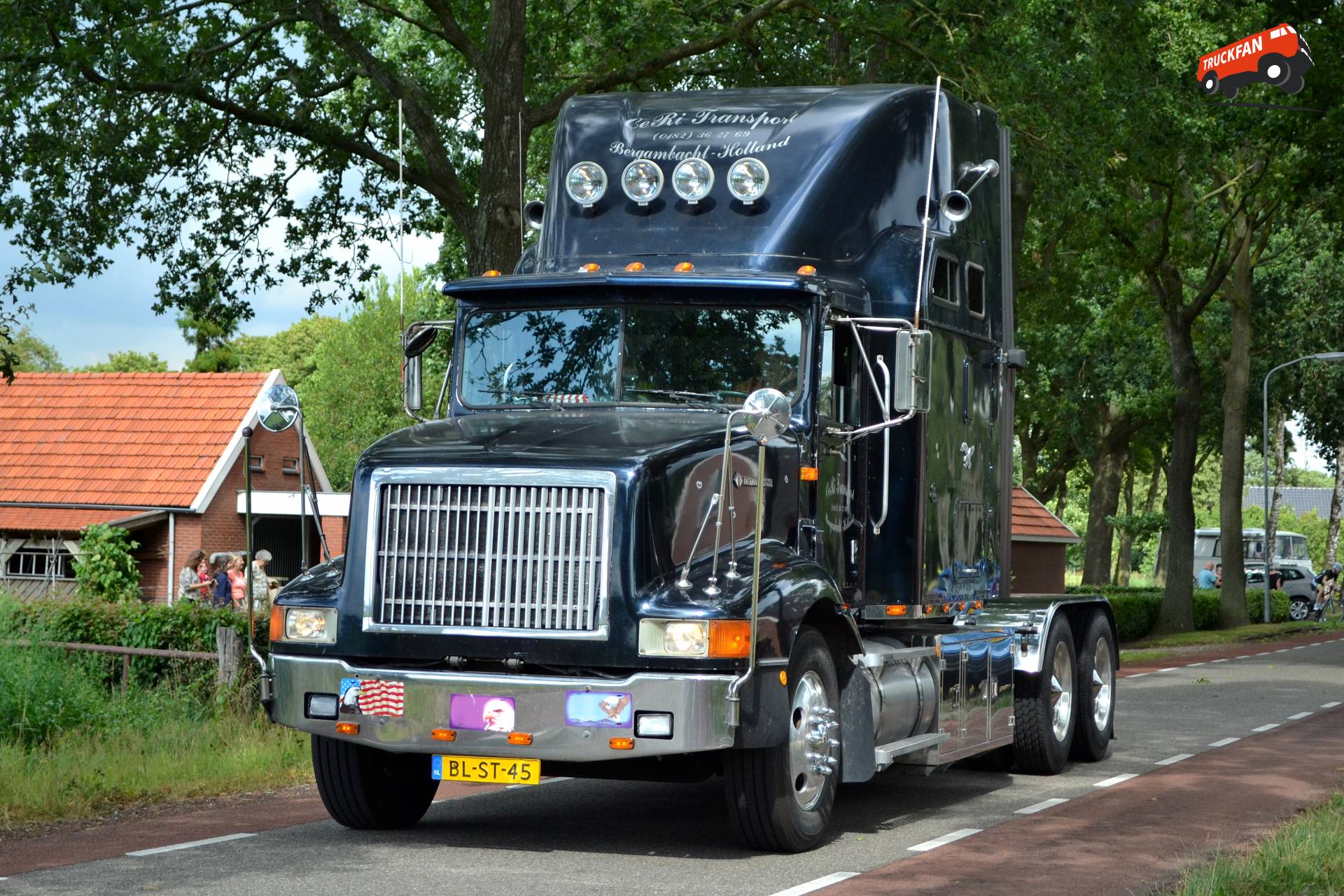 Foto International 9000-serie van Ceri Transport B.V. - TruckFan