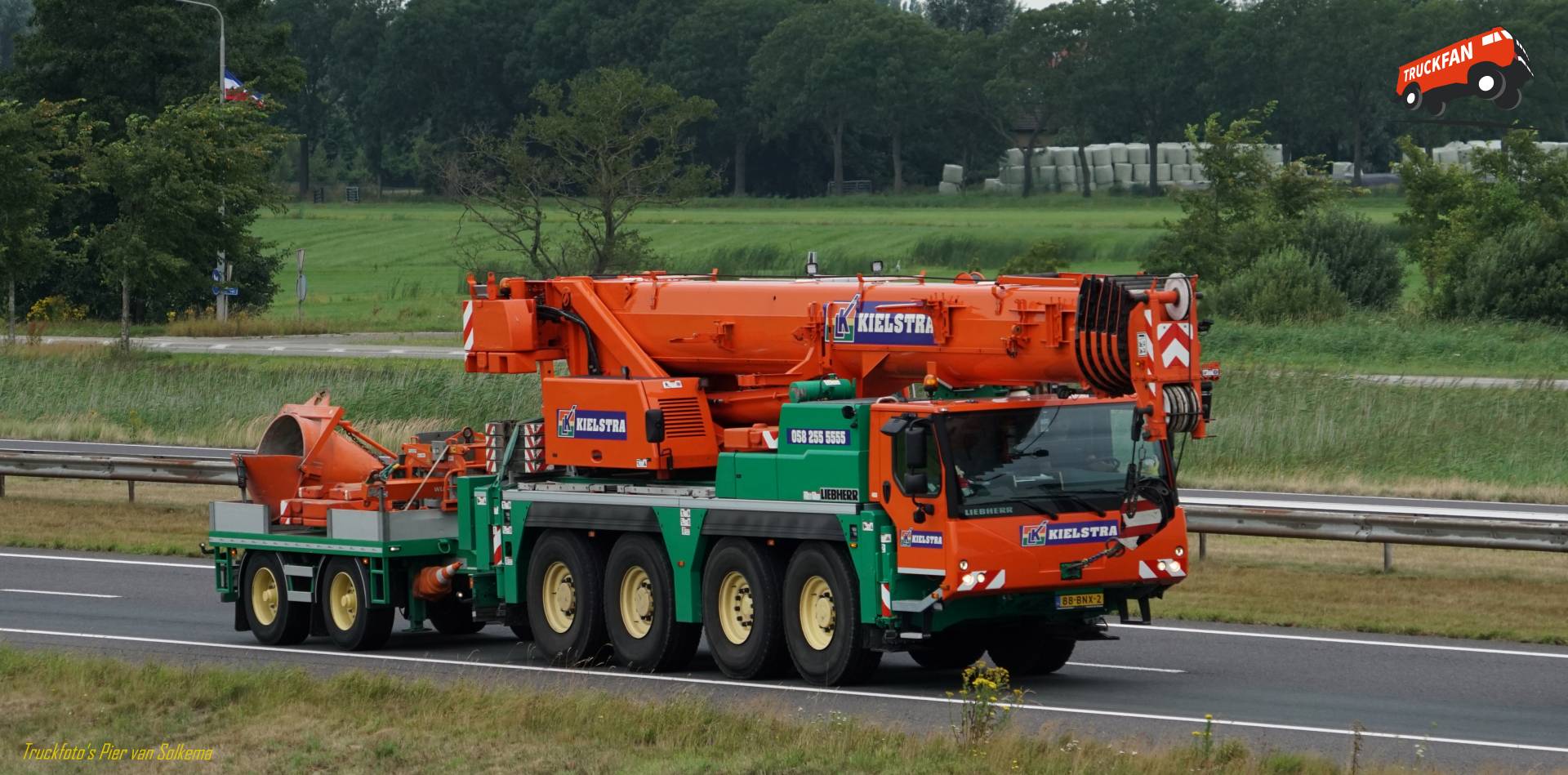 Foto Liebherr LTM1070 #1483940 - TruckFan