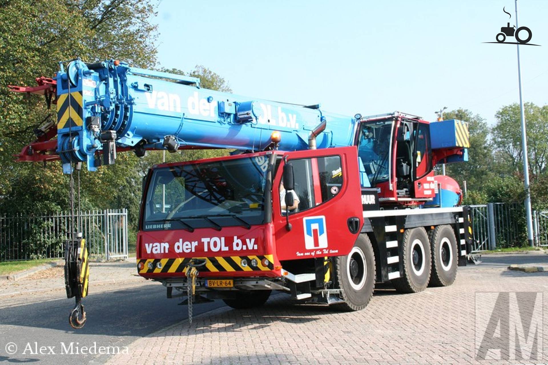 Foto Liebherr LTM1050 van Kraanverhuur en Transportbedrijf van der Tol b.v. - TruckFan