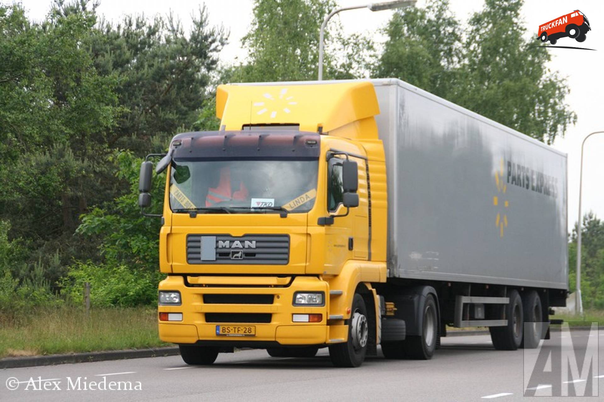 Foto MAN TGA van Parts Express B.V. - TruckFan