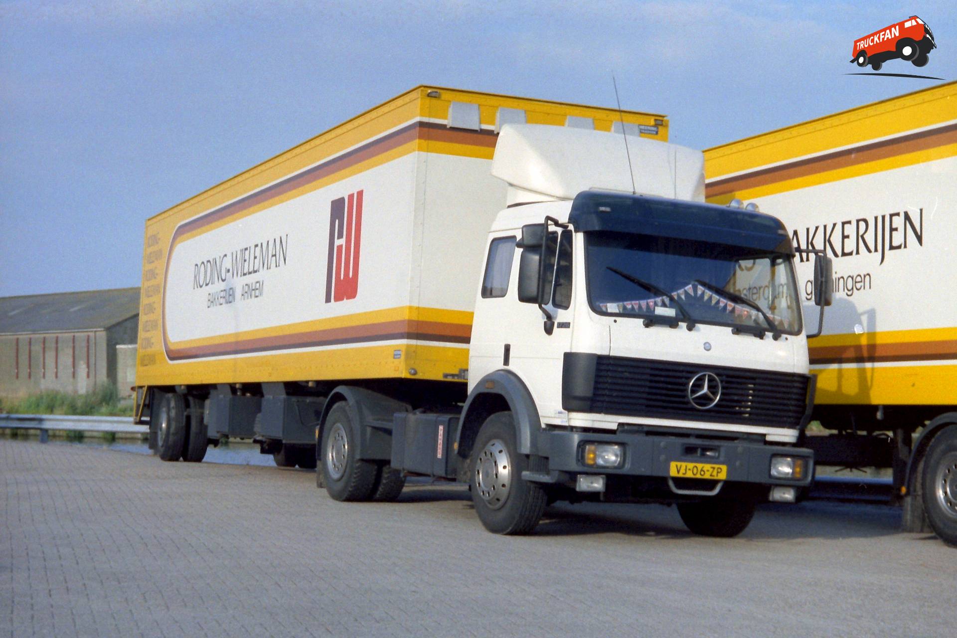 Foto Mercedes-Benz SK van Bakkerij Hendriks - TruckFan