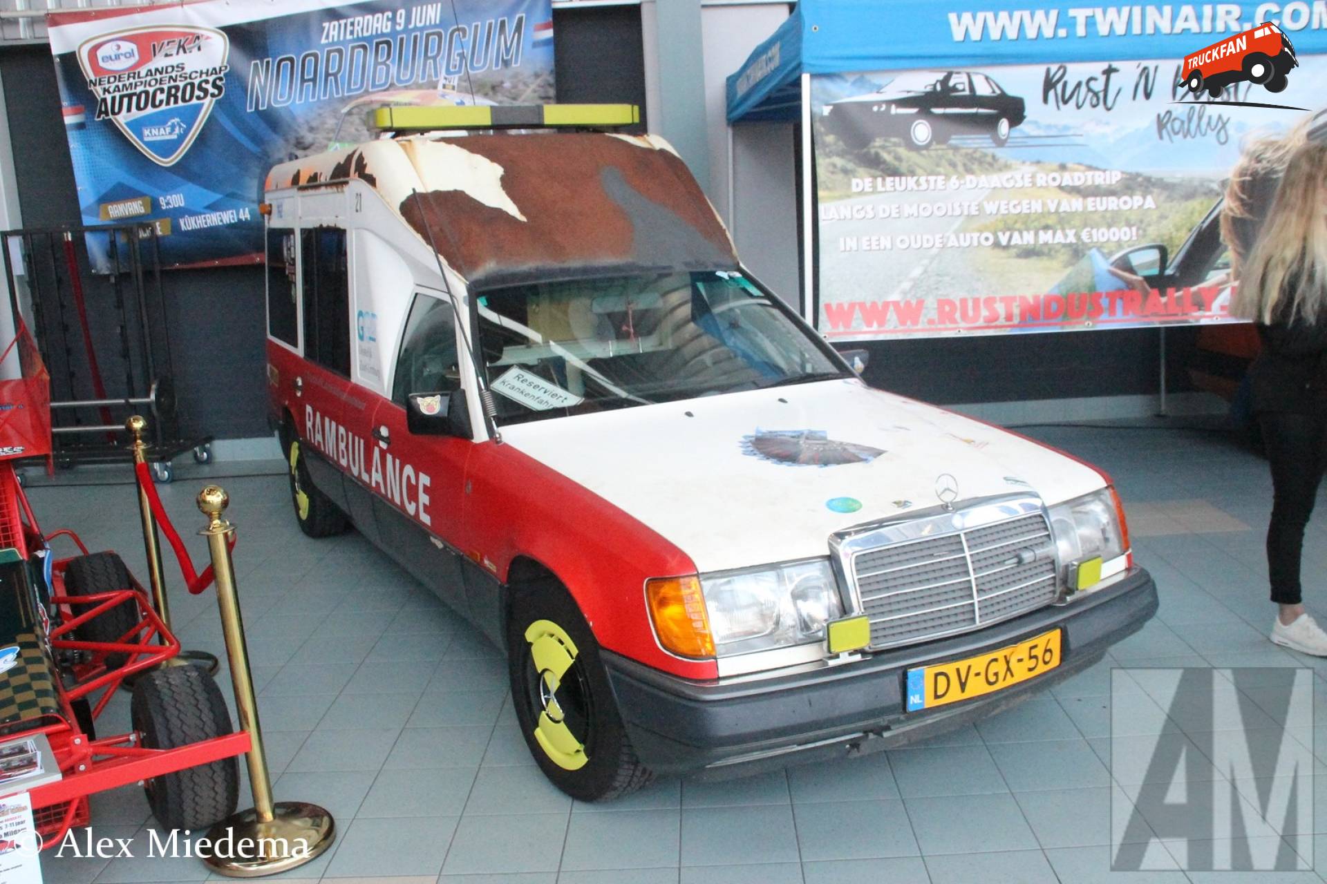 Foto Mercedes-Benz W124 (E-klasse) #1218376 - TruckFan