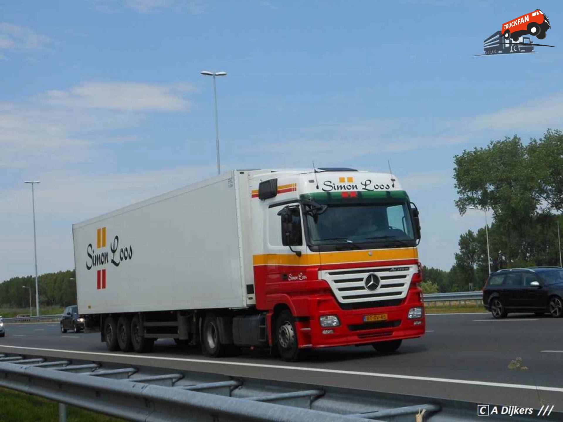 Foto Mercedes-Benz Actros MP2 van Simon Loos bv - TruckFan