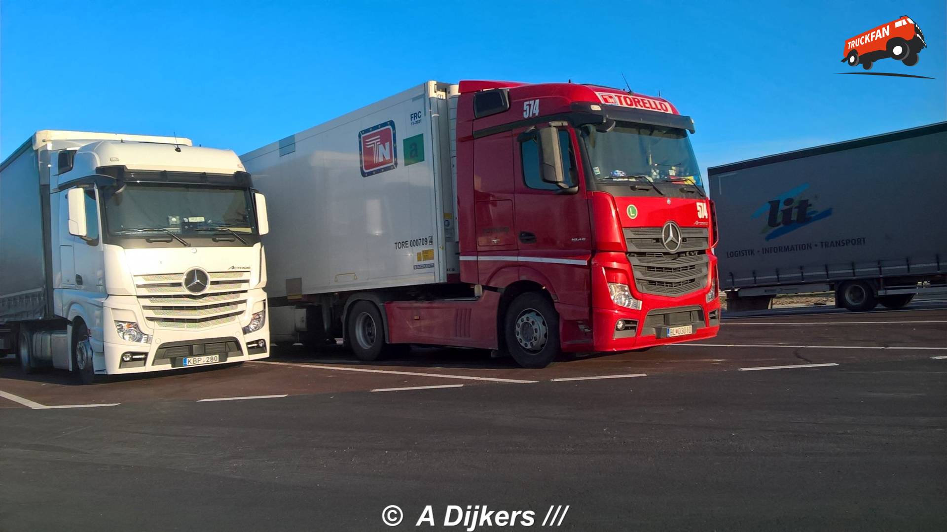 Foto Mercedes-Benz Actros MP4 #1235352 - TruckFan