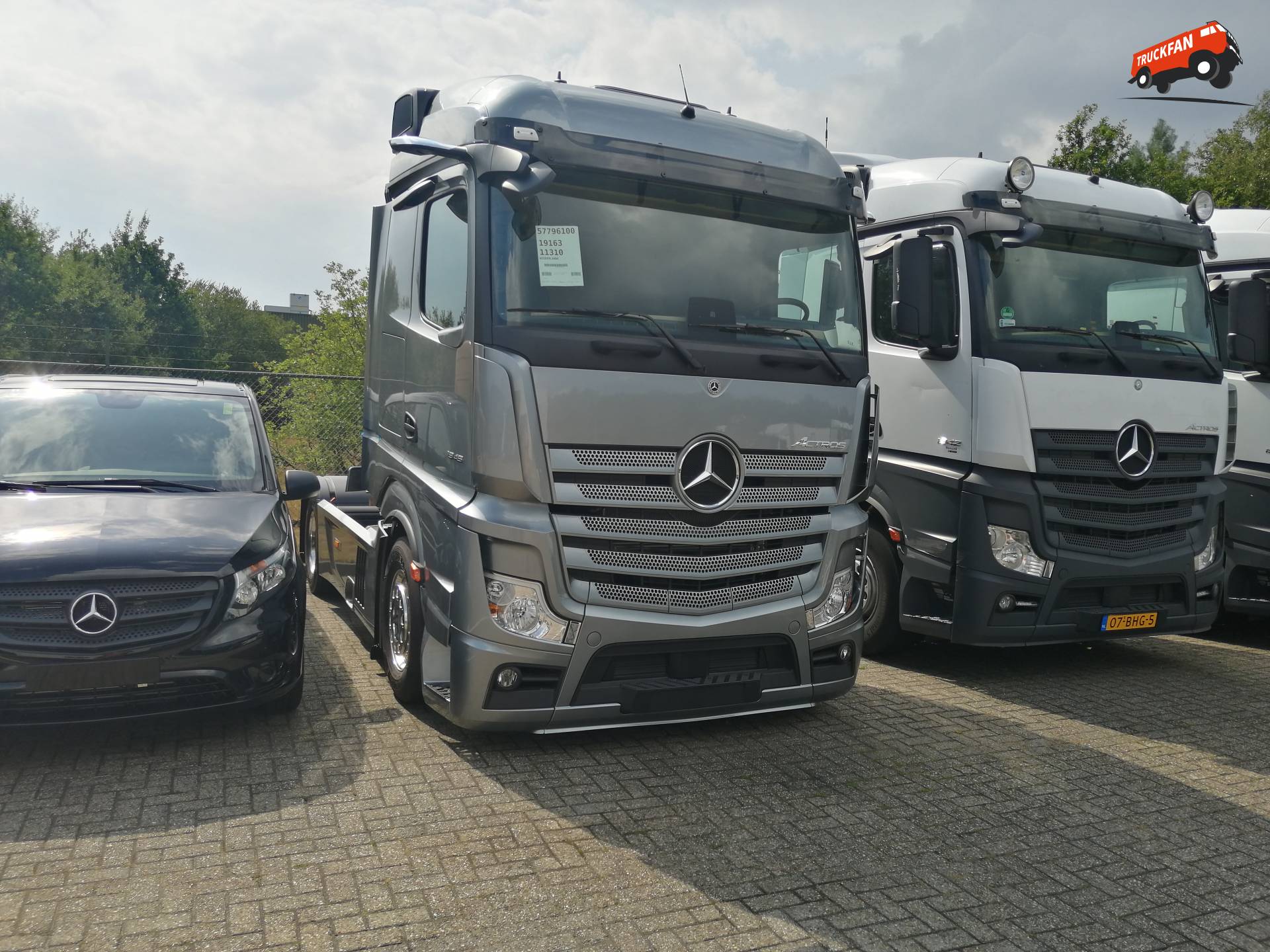Foto Mercedes-Benz Actros MP5 van DJK-Logistics - TruckFan