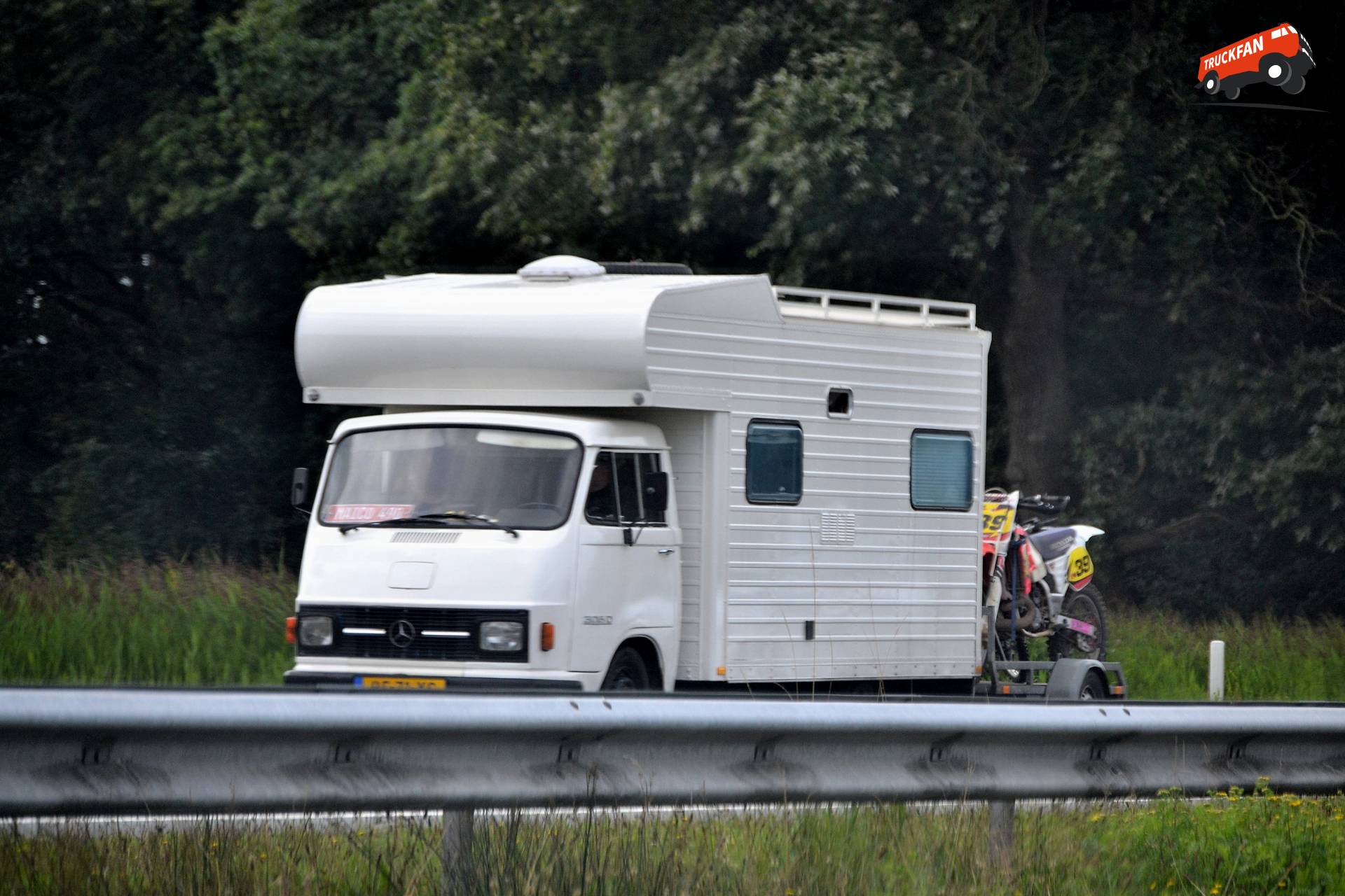 Foto Mercedes-Benz L306 #1416386 - TruckFan