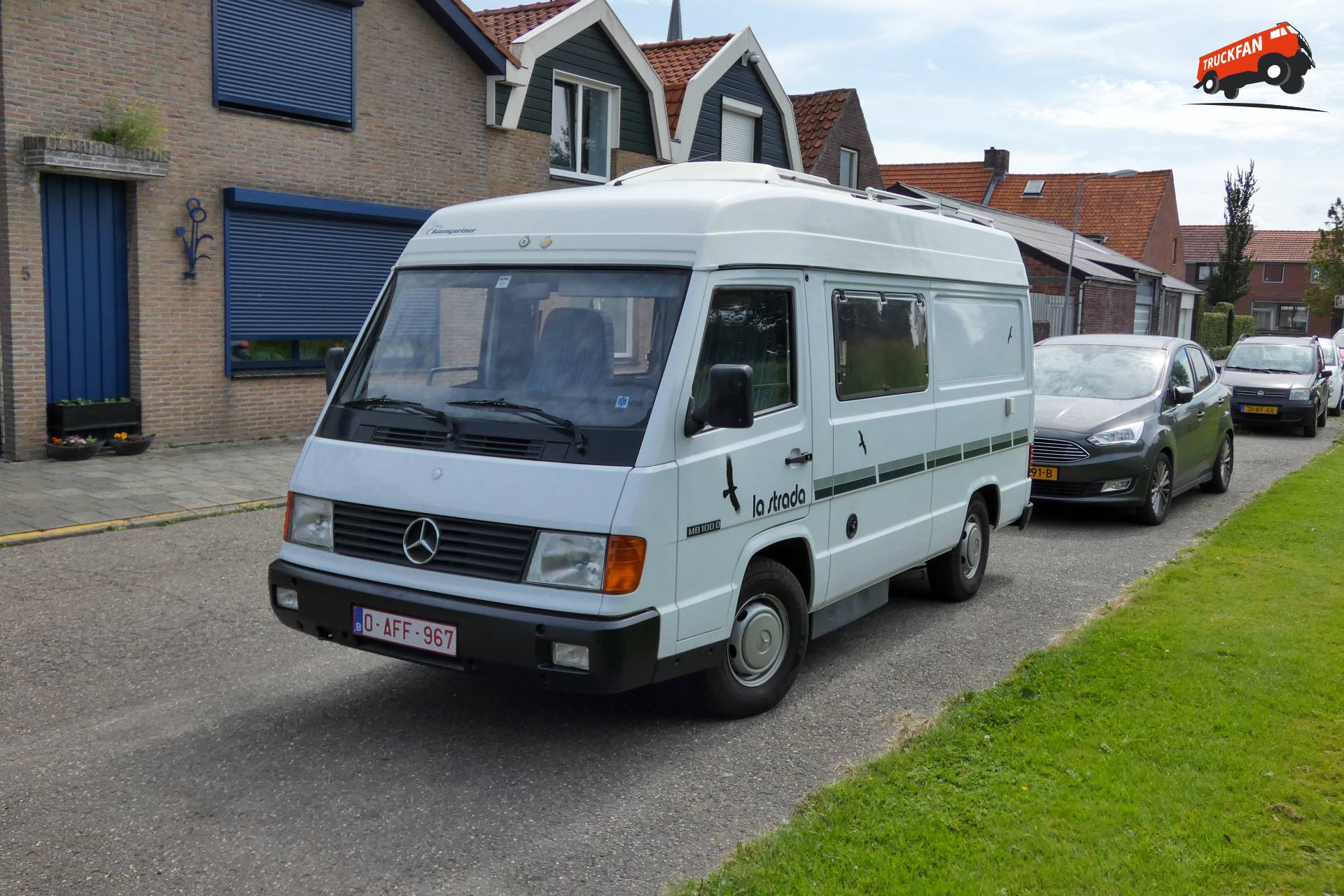 Foto Mercedes-Benz MB100 #1432952 - TruckFan