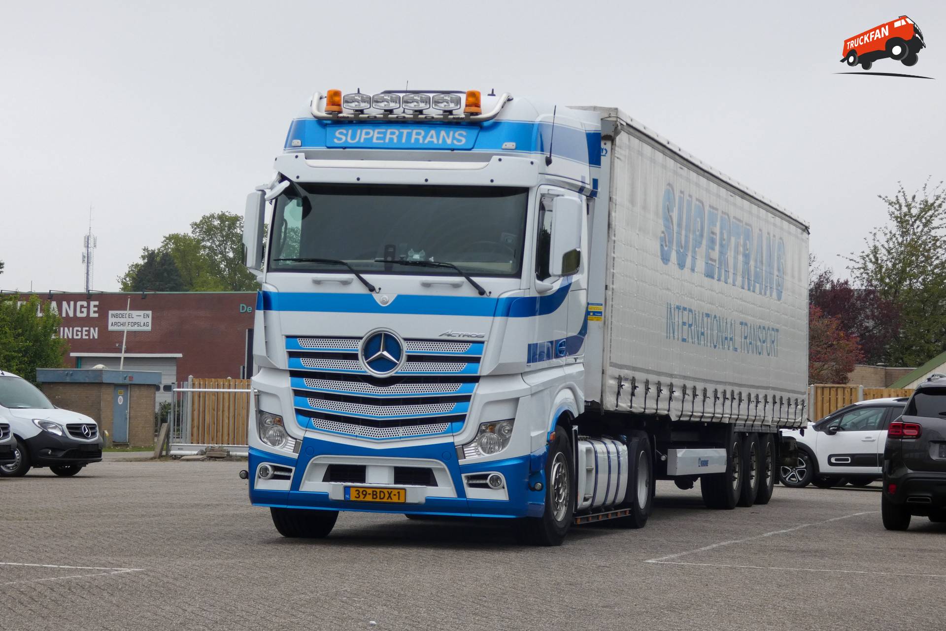 Foto Mercedes-Benz Actros MP4 #1453492 - TruckFan