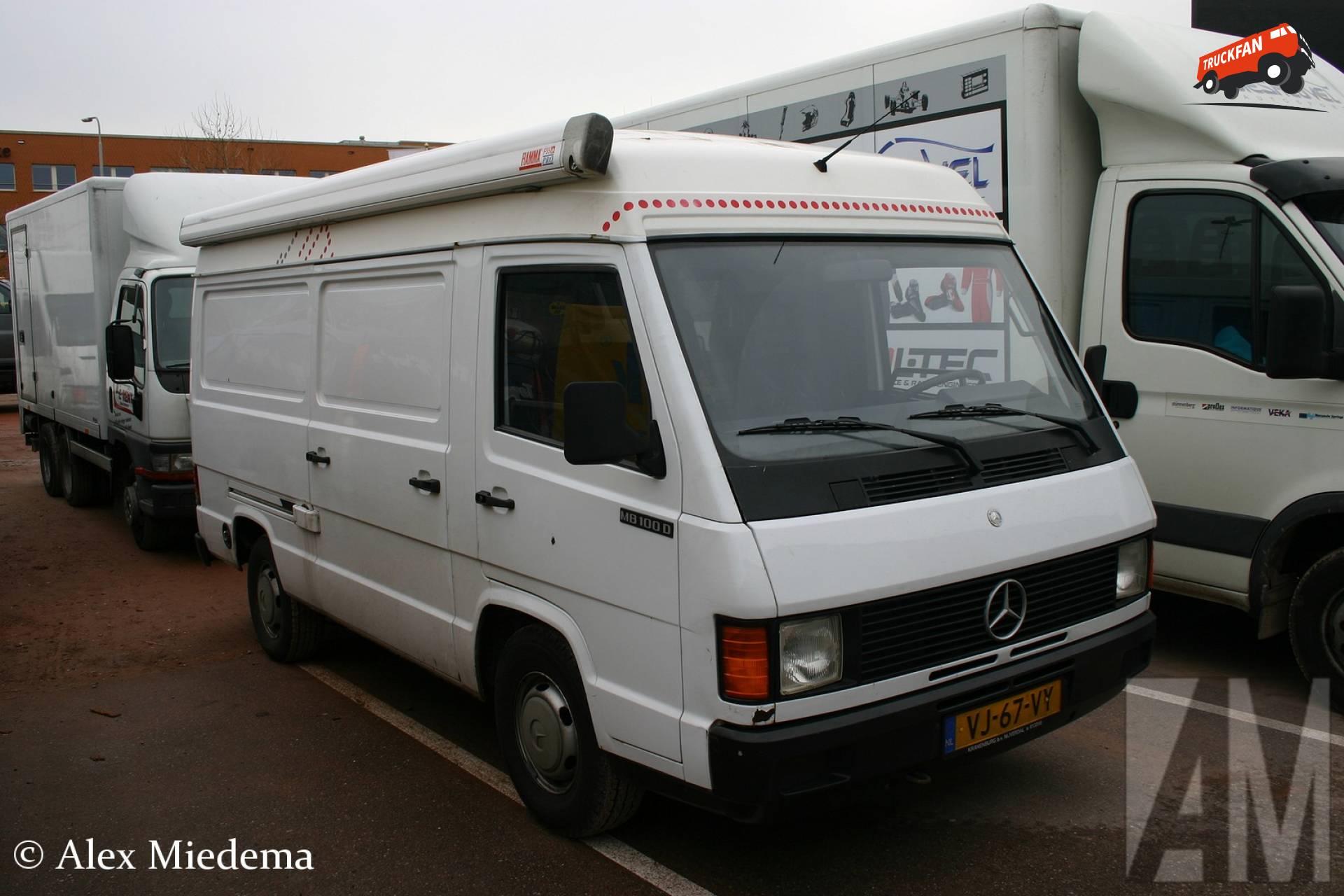 Foto Mercedes-Benz MB100 #1454325 - TruckFan