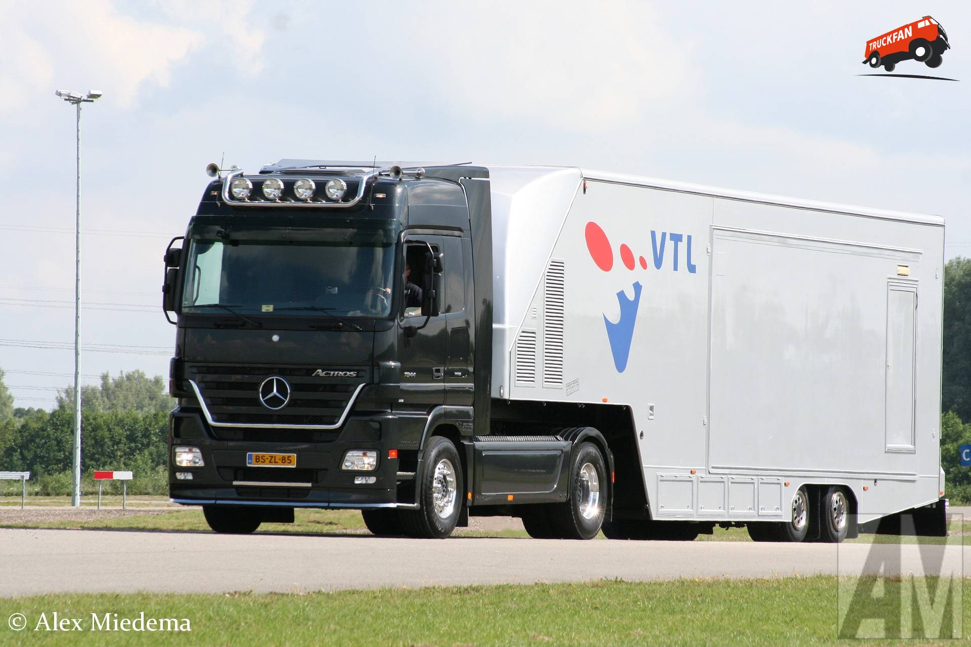 Foto Mercedes-Benz Actros MP2 van TEVI Agentur - TruckFan