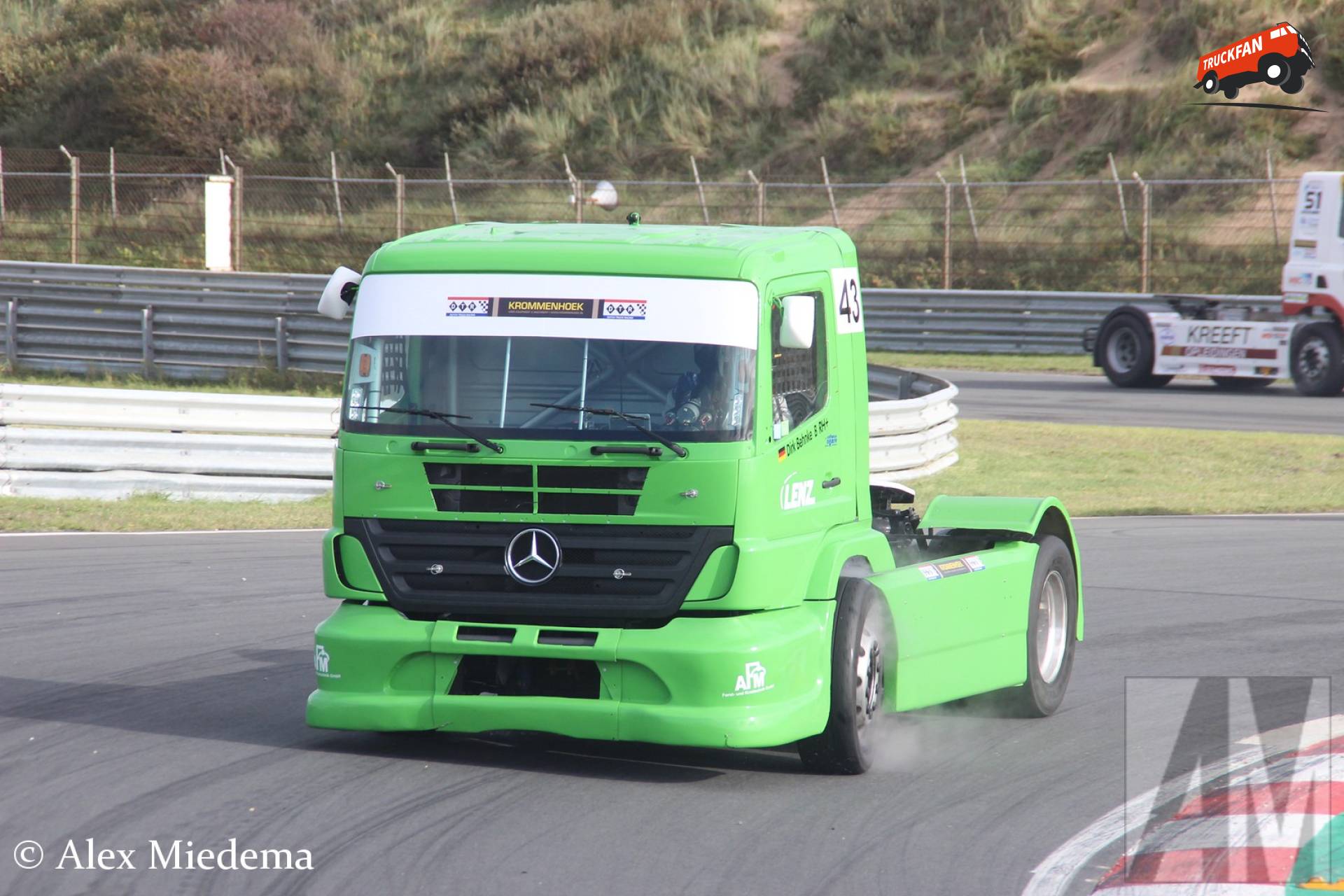 Foto Mercedes-Benz Axor MP2 van Lenz Abschleppservice GmbH - TruckFan