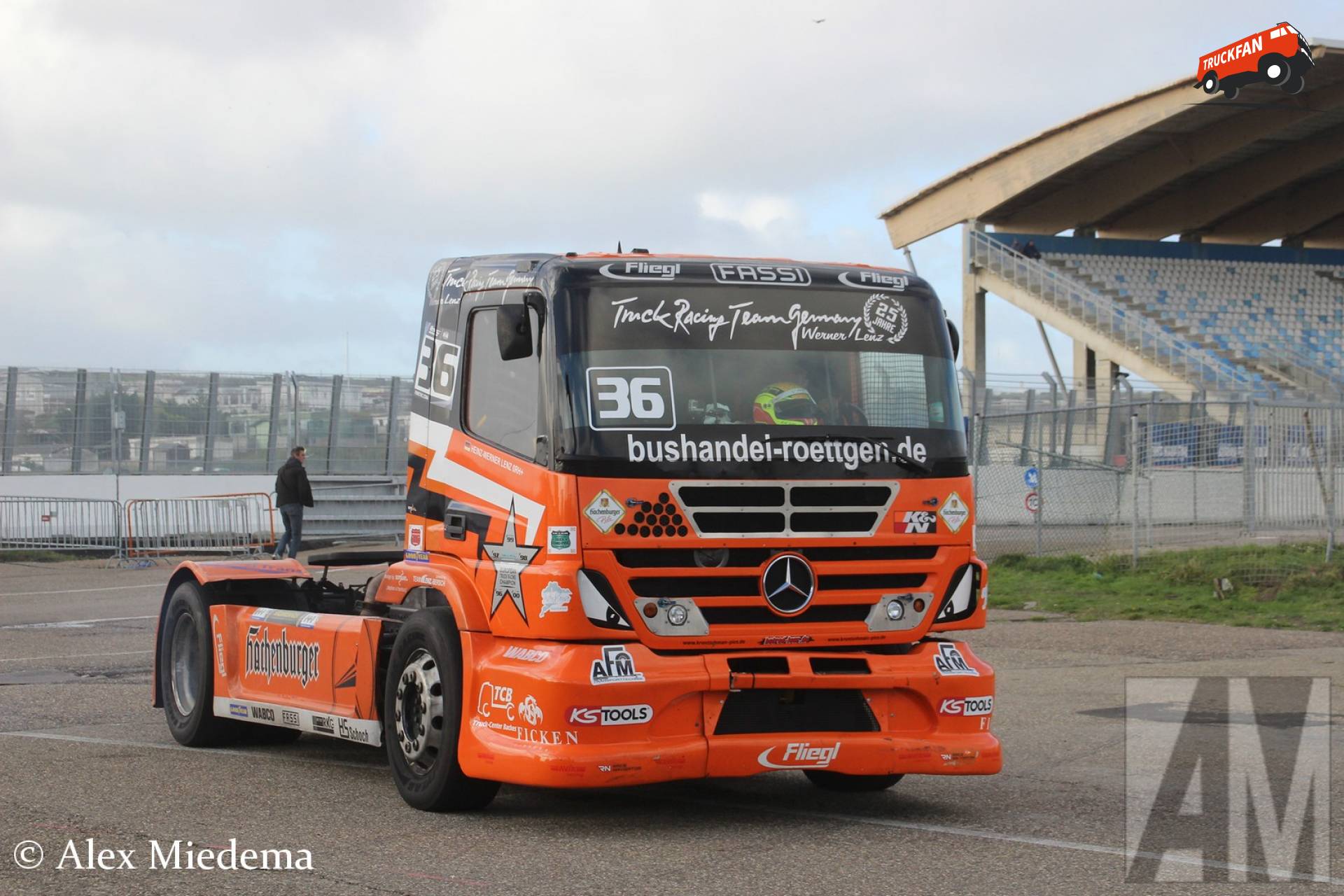 Foto Mercedes-Benz Axor MP2 van Lenz Abschleppservice GmbH - TruckFan