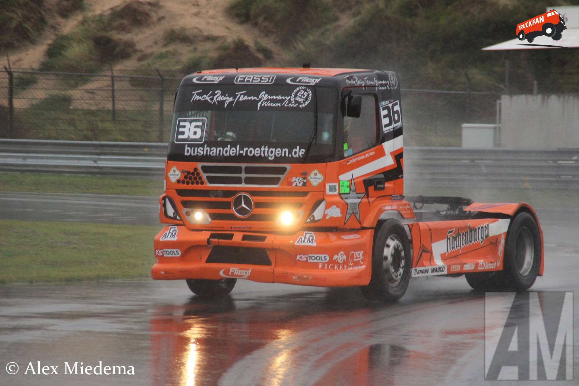 Foto Mercedes-Benz Axor MP2 van Lenz Abschleppservice GmbH - TruckFan