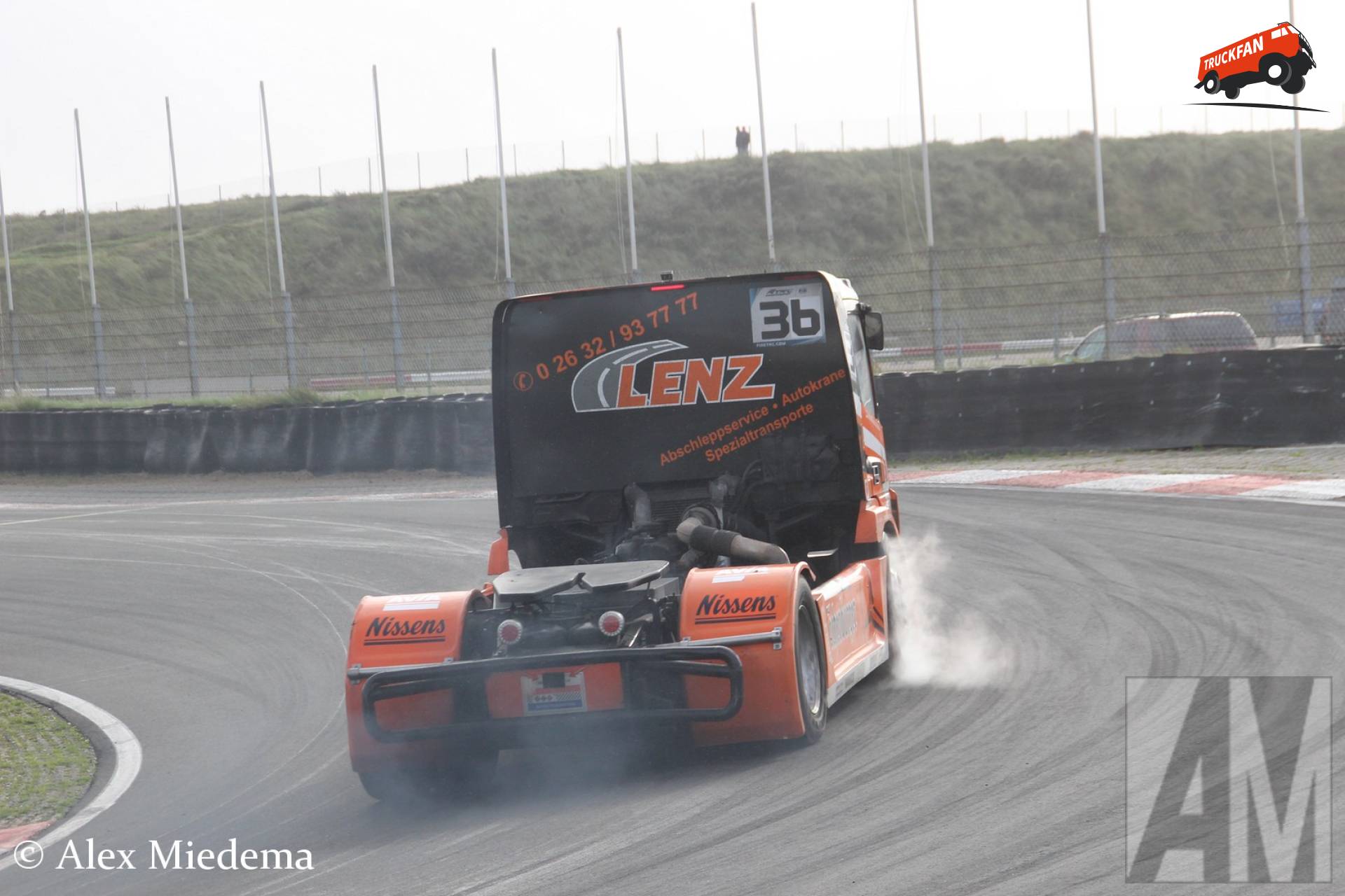Foto Mercedes-Benz Axor MP2 van Lenz Abschleppservice GmbH - TruckFan