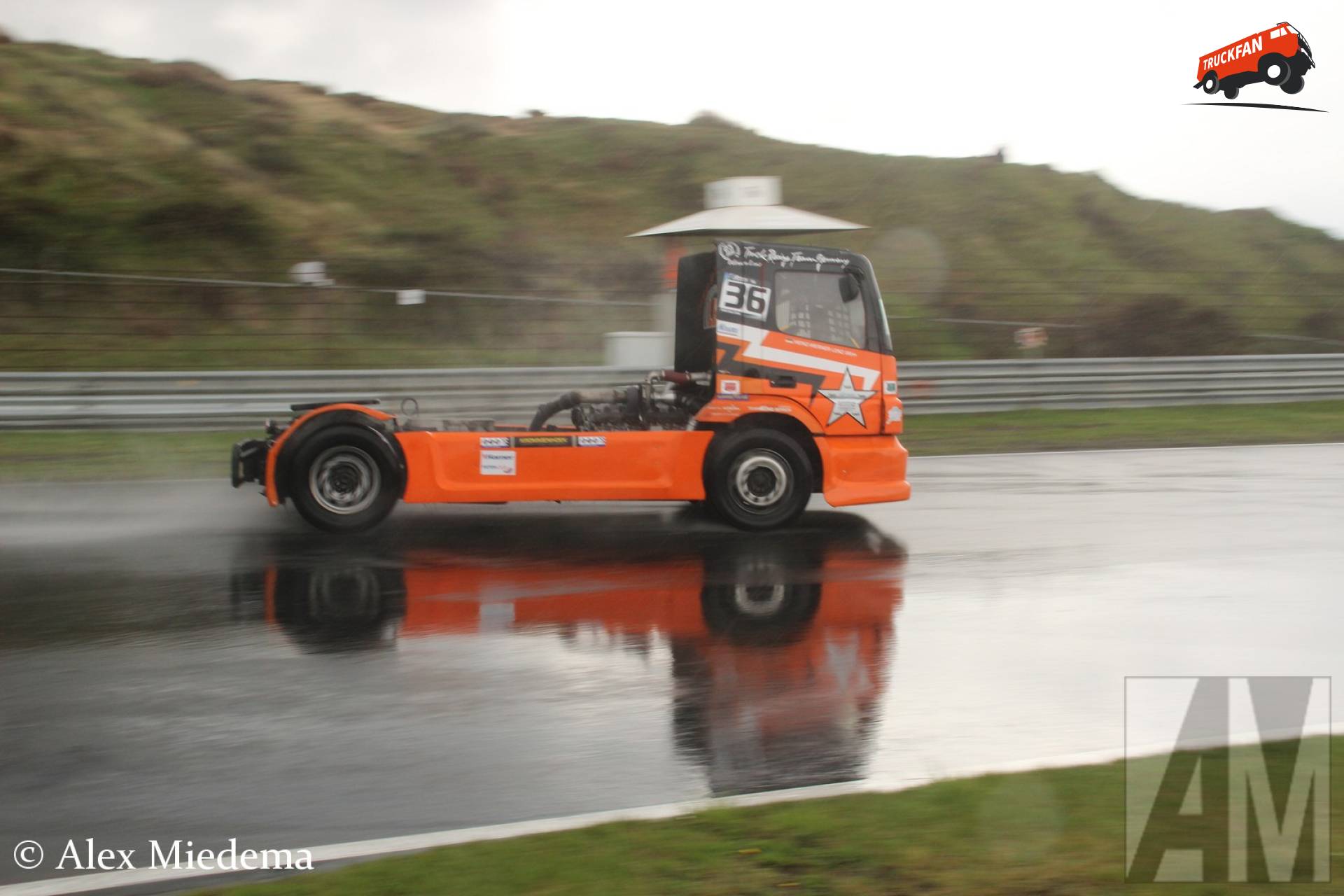 Foto Mercedes-Benz Axor MP2 van Lenz Abschleppservice GmbH - TruckFan
