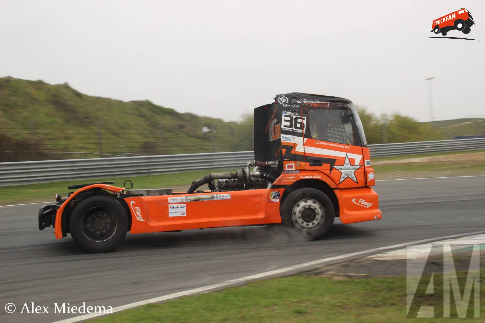 Foto Mercedes-Benz Axor MP2 van Lenz Abschleppservice GmbH - TruckFan