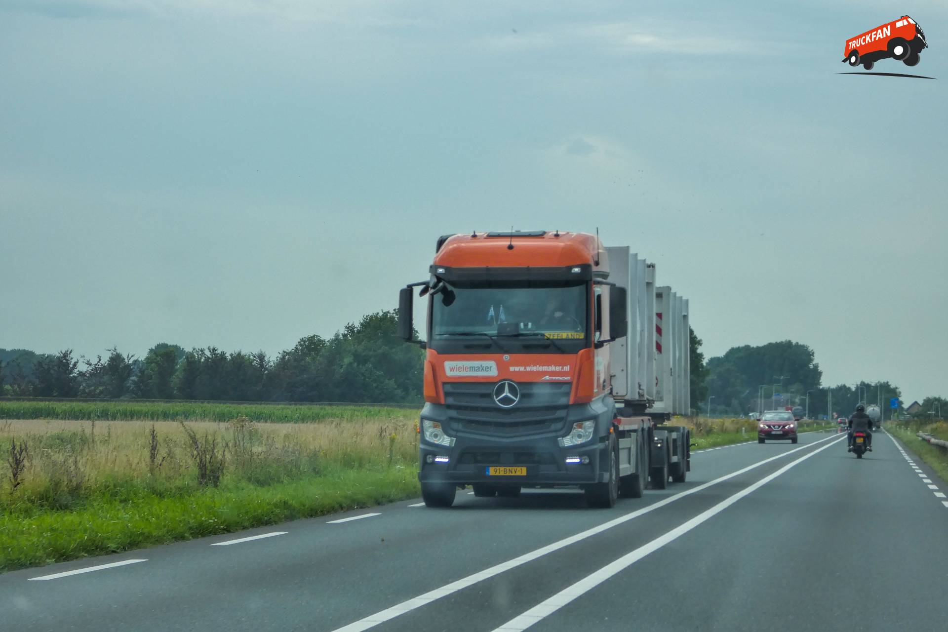 Foto Mercedes-Benz Actros MP4 van Transp.- en Containerbedrijf ...