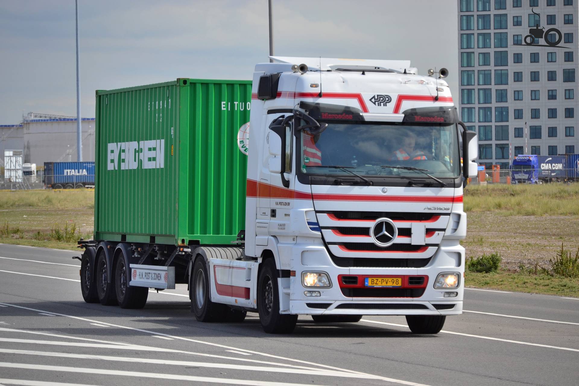 Foto Mercedes-Benz Actros MP3 van Trucking H.N. Post en Zonen B.V ...