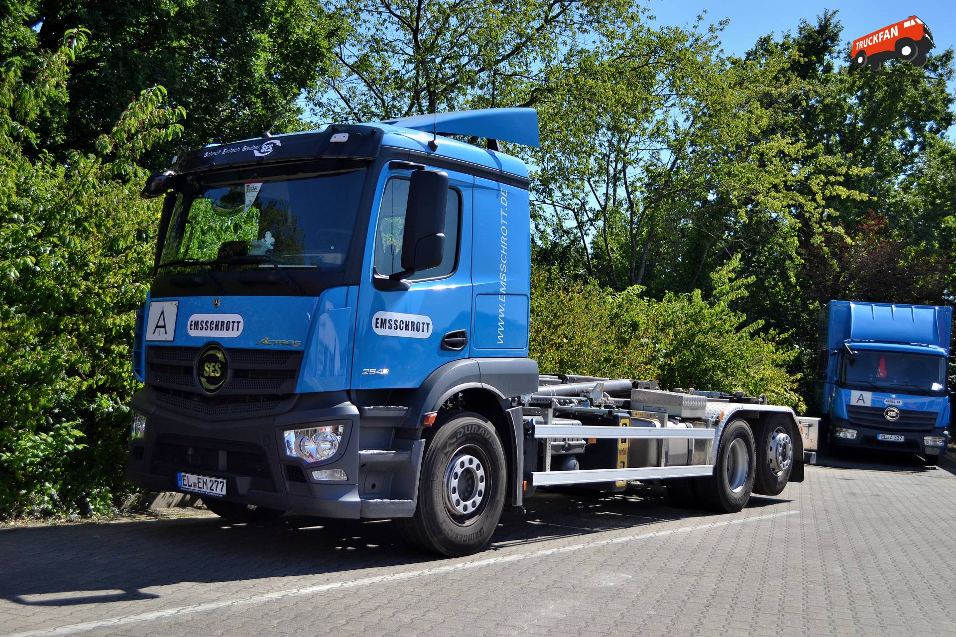 Foto Mercedes-Benz Actros MP4 van Augustin Entsorgung - TruckFan
