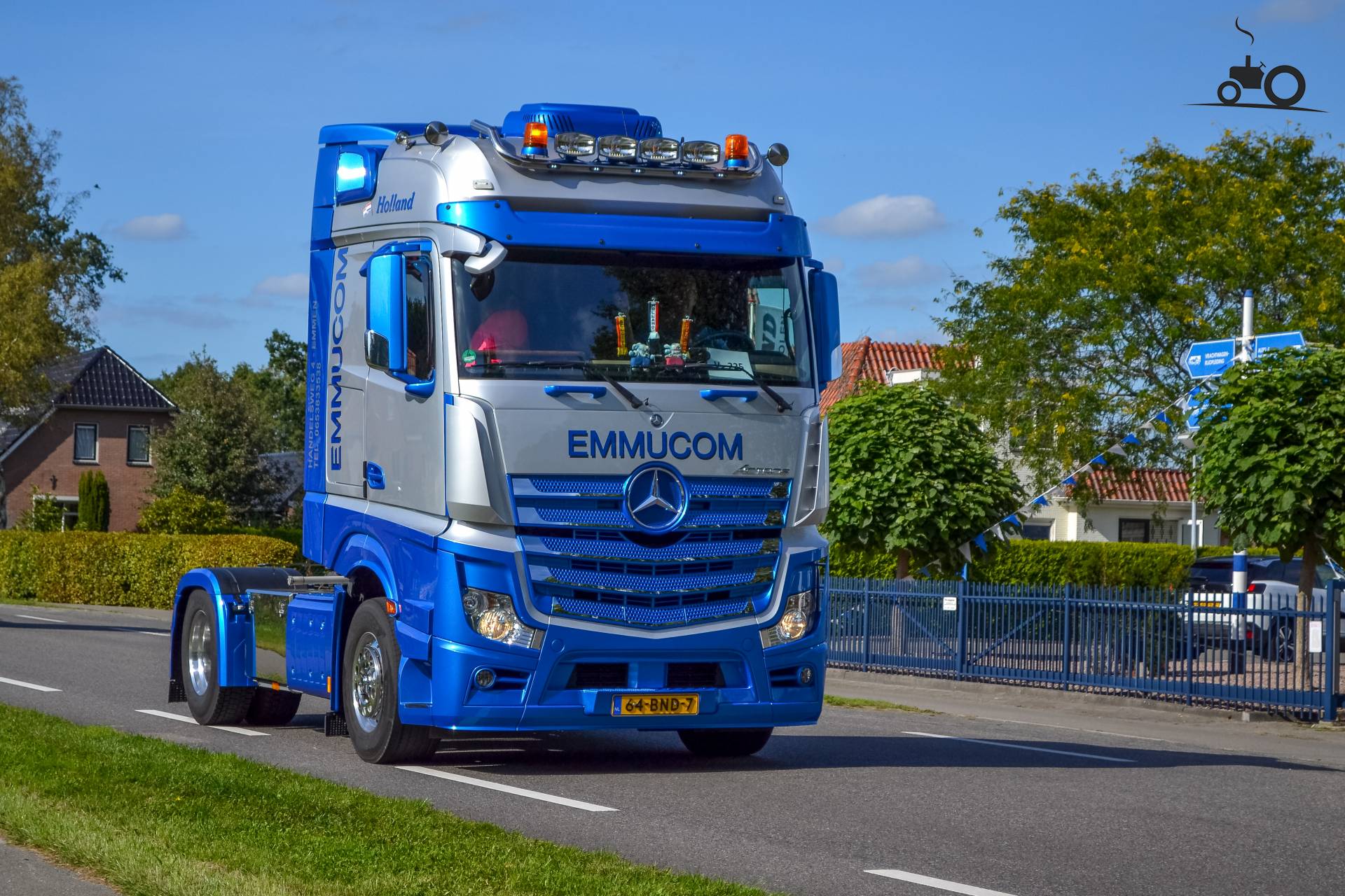 Foto Mercedes-Benz Actros MP4 van Emmucom B.V. - TruckFan