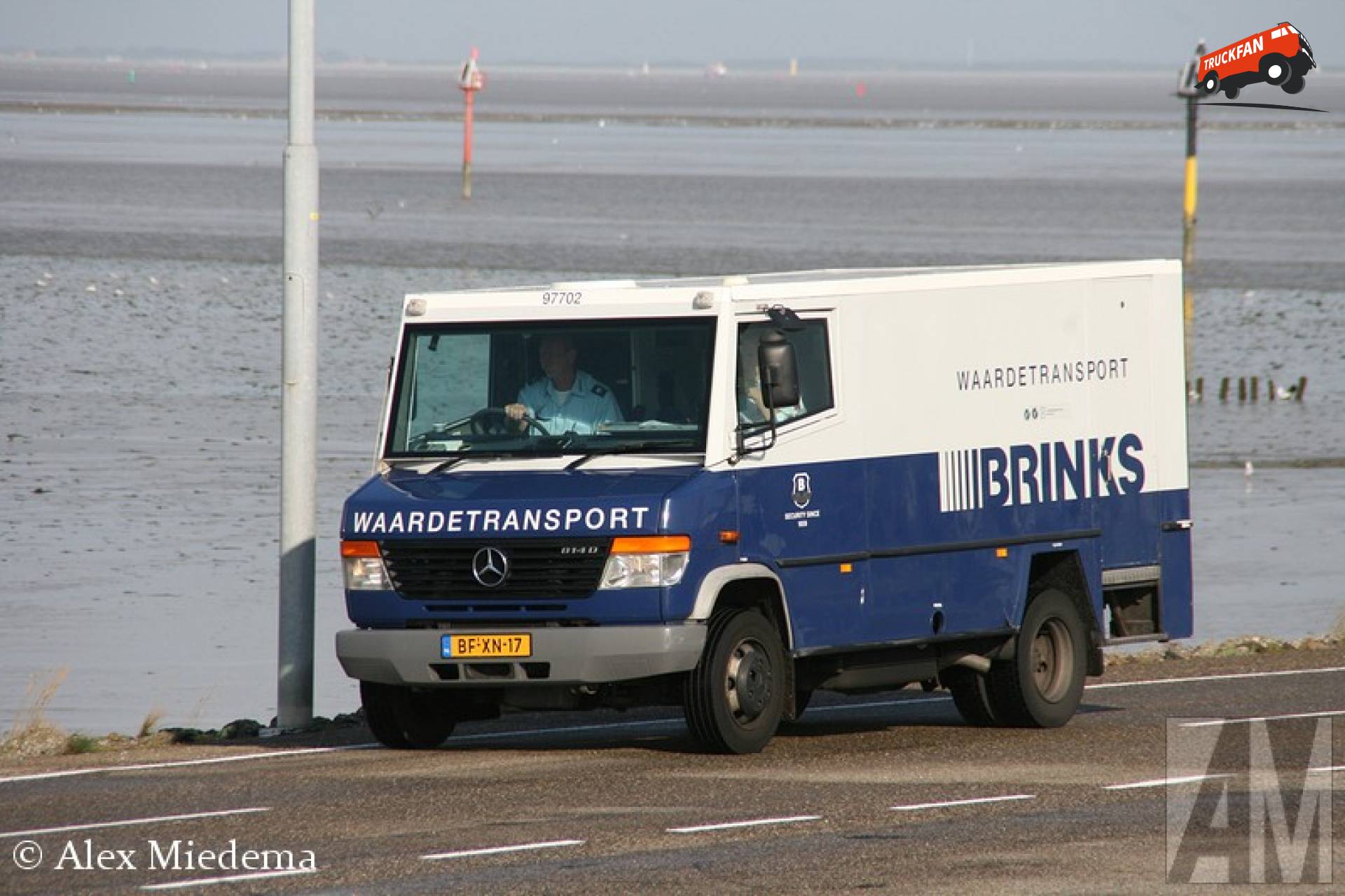 Foto Mercedes-Benz Vario van Brinks Waardetransport - TruckFan