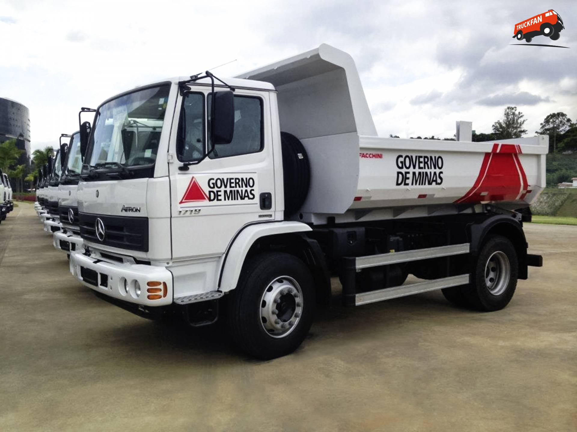 Foto Mercedes-Benz Atron #994092 - TruckFan