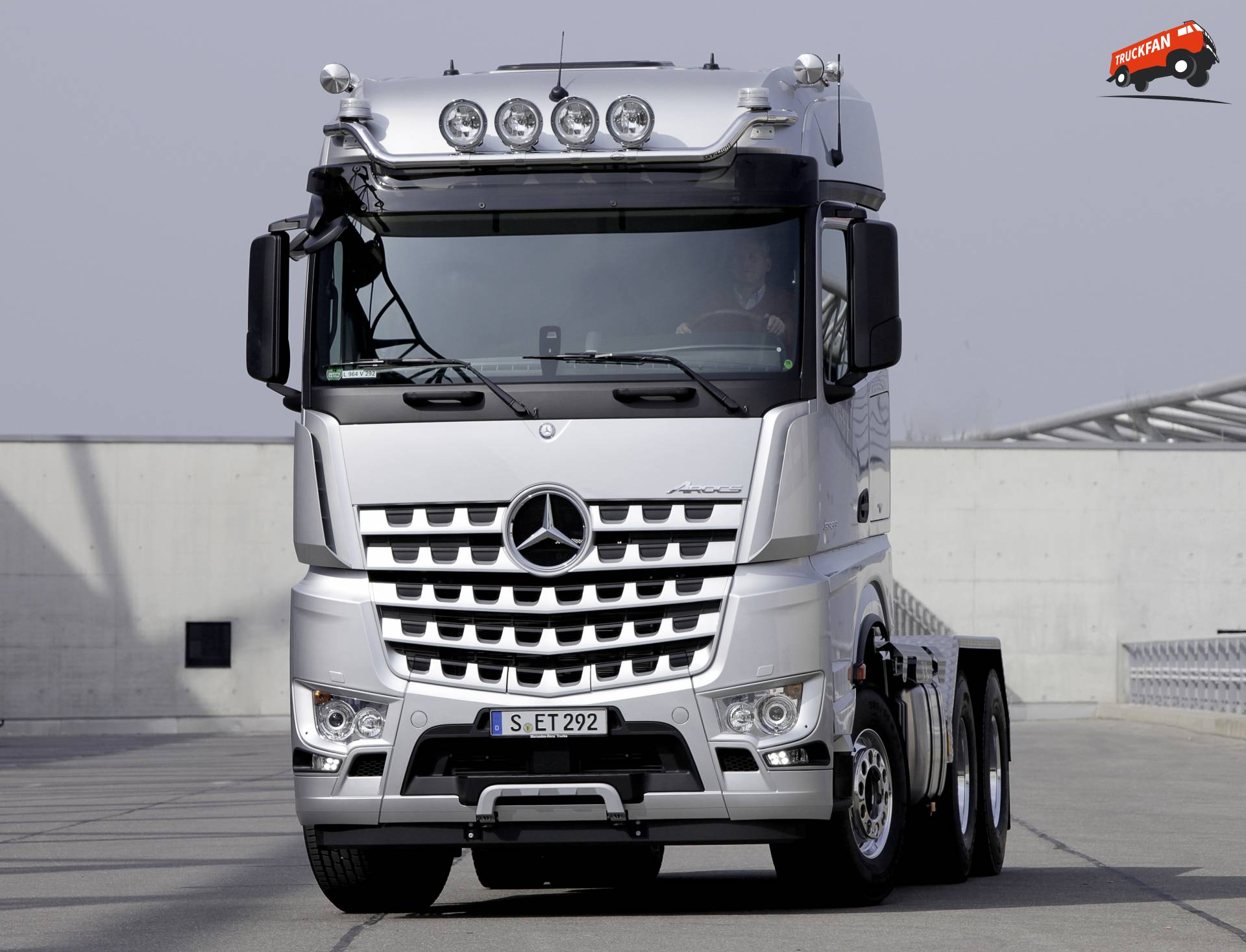 Foto Mercedes-Benz Arocs #1046352