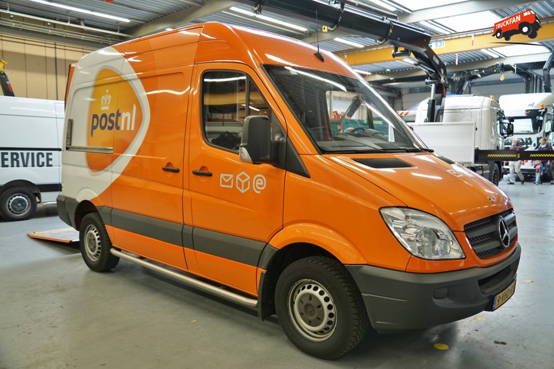 Foto Mercedes-Benz Sprinter van PostNL - TruckFan