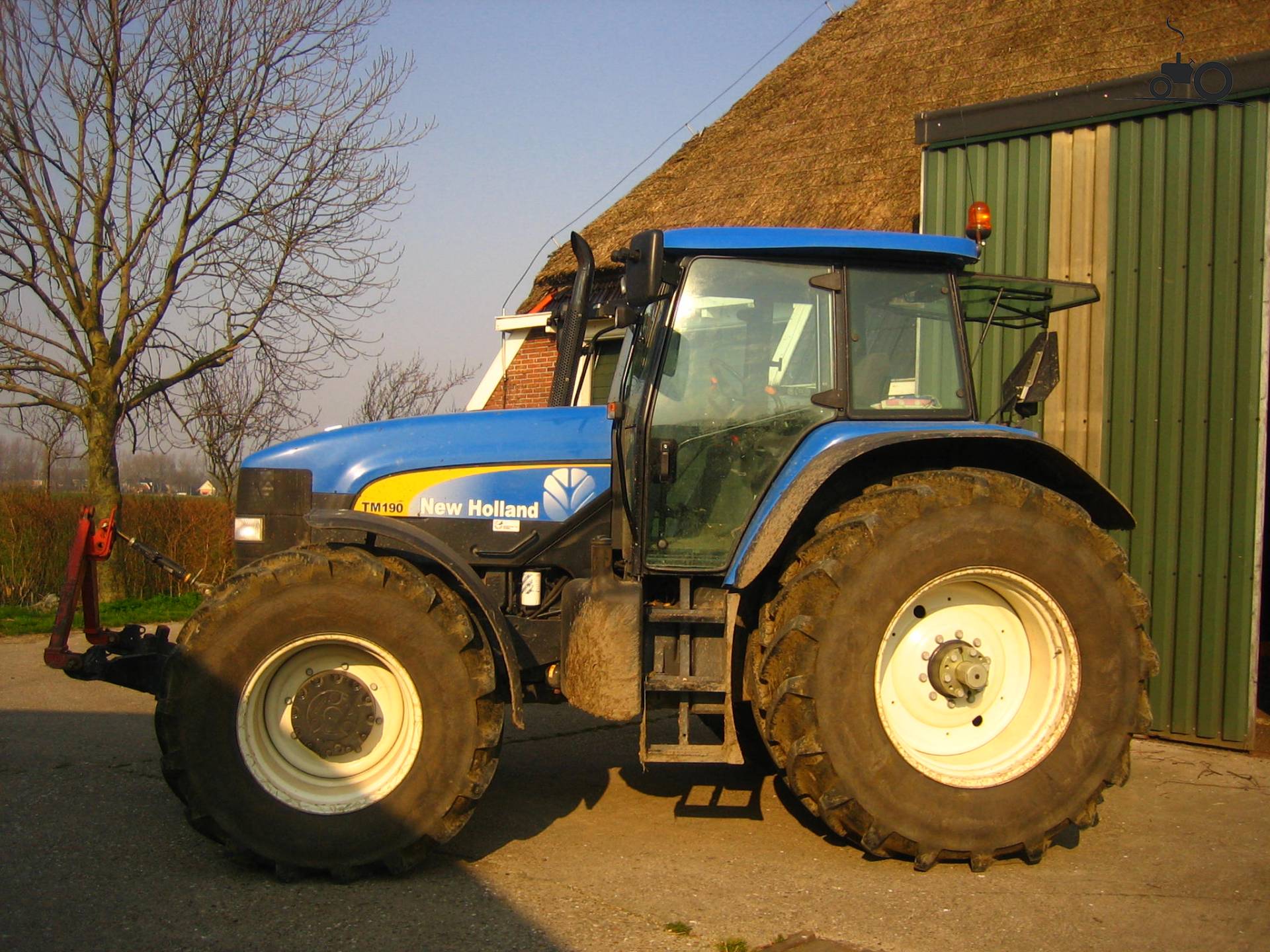 Foto New Holland TM 190 #44976 - TruckFan