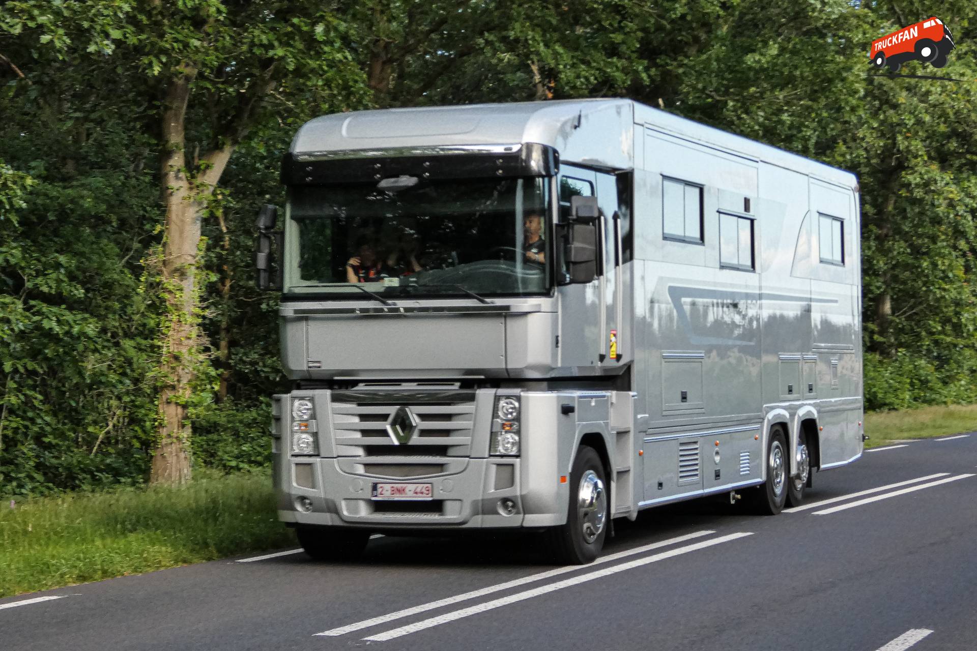 Foto Renault Magnum 4th gen van STX Motorhomes - TruckFan