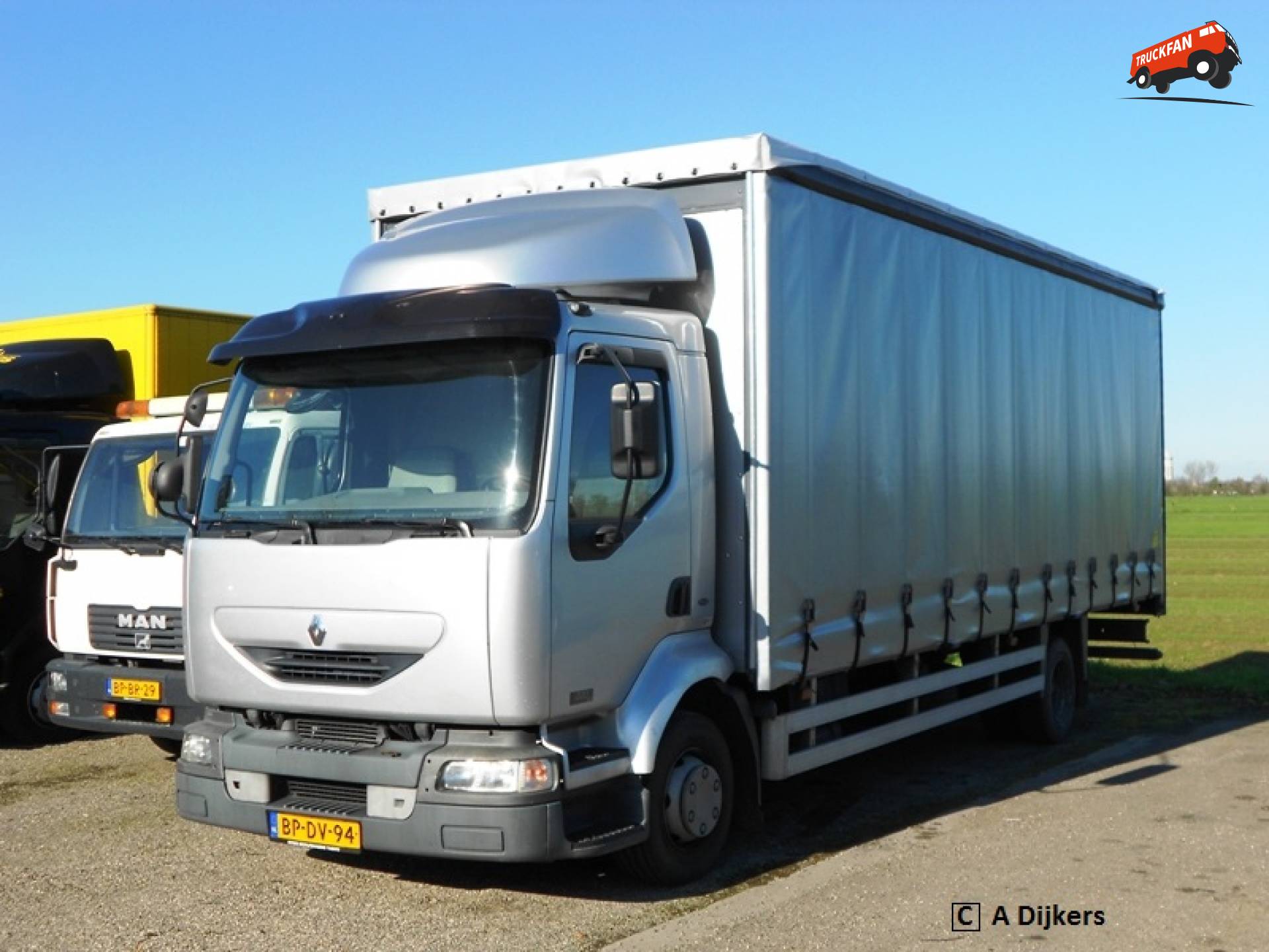 Foto Renault Midlum 1st gen #1015665 - TruckFan