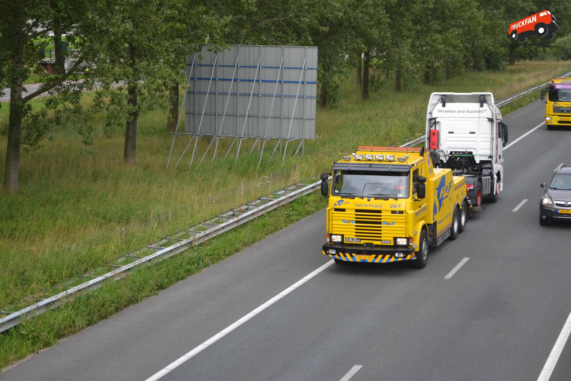 Foto Scania 143 van Hof Takel en Berging - TruckFan