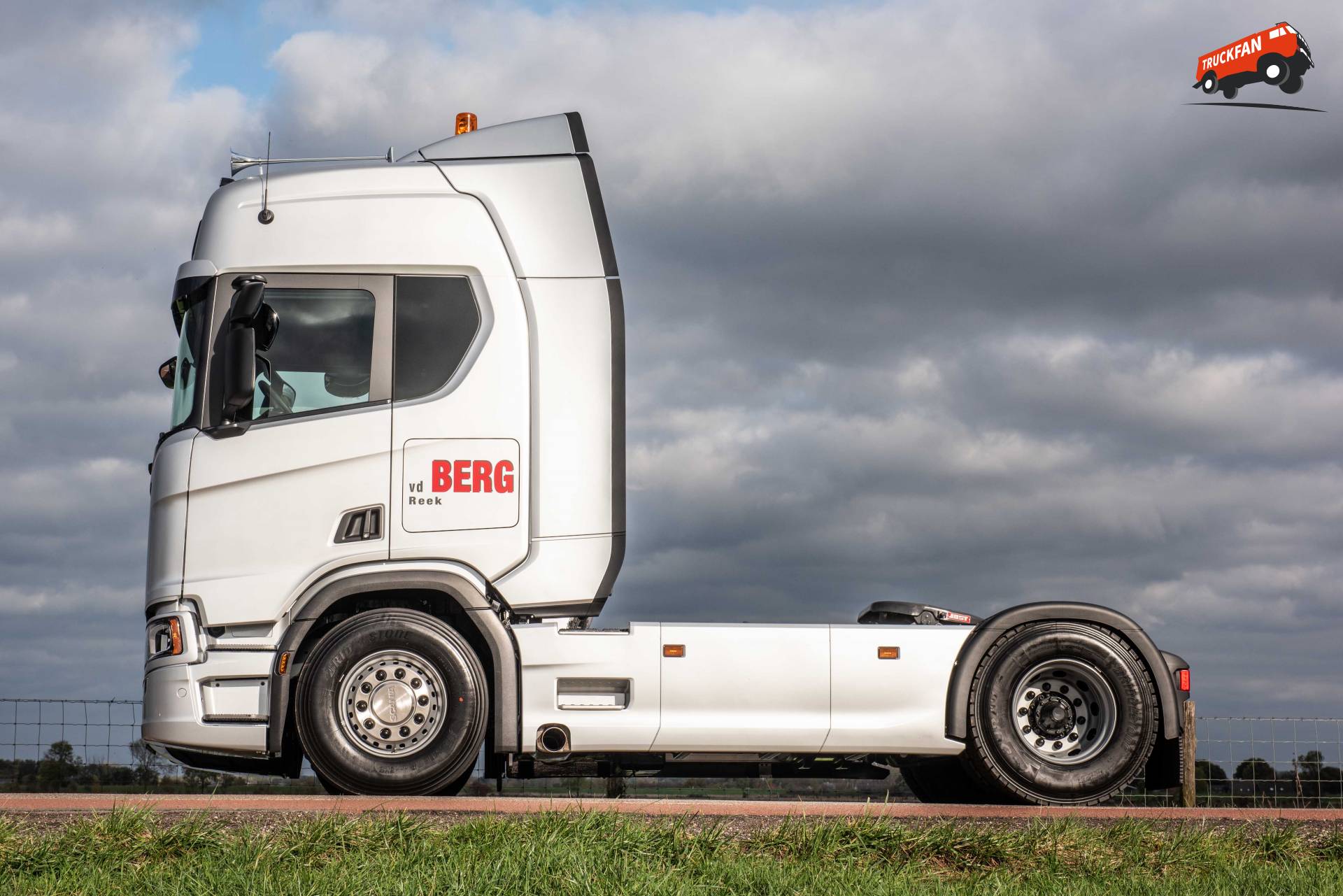 Foto Scania R450 (new) #1385185 - TruckFan