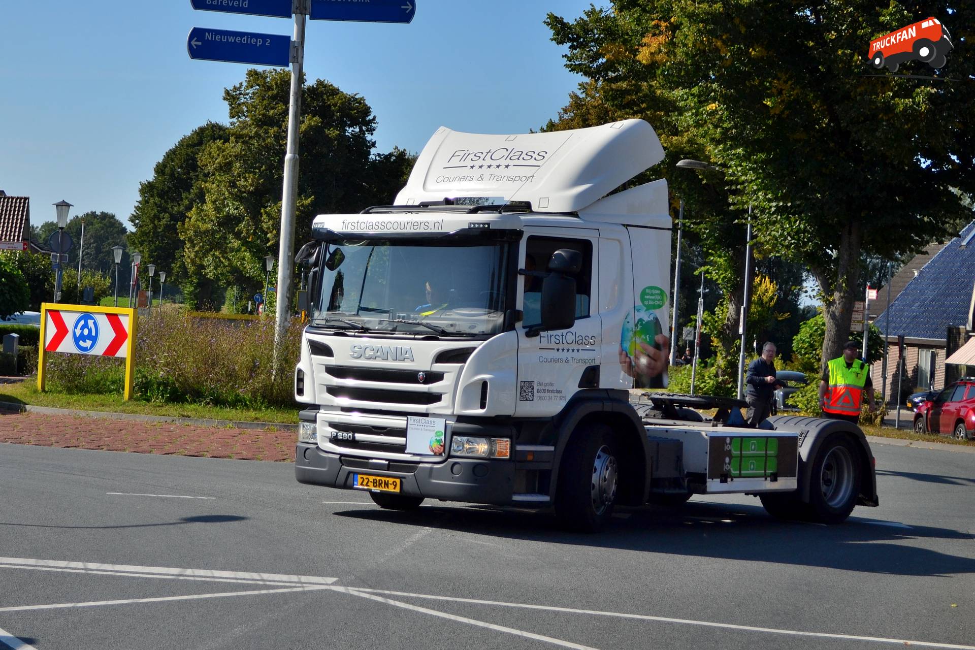 Foto Scania P280 van FirstClass Couriers & Transport - TruckFan