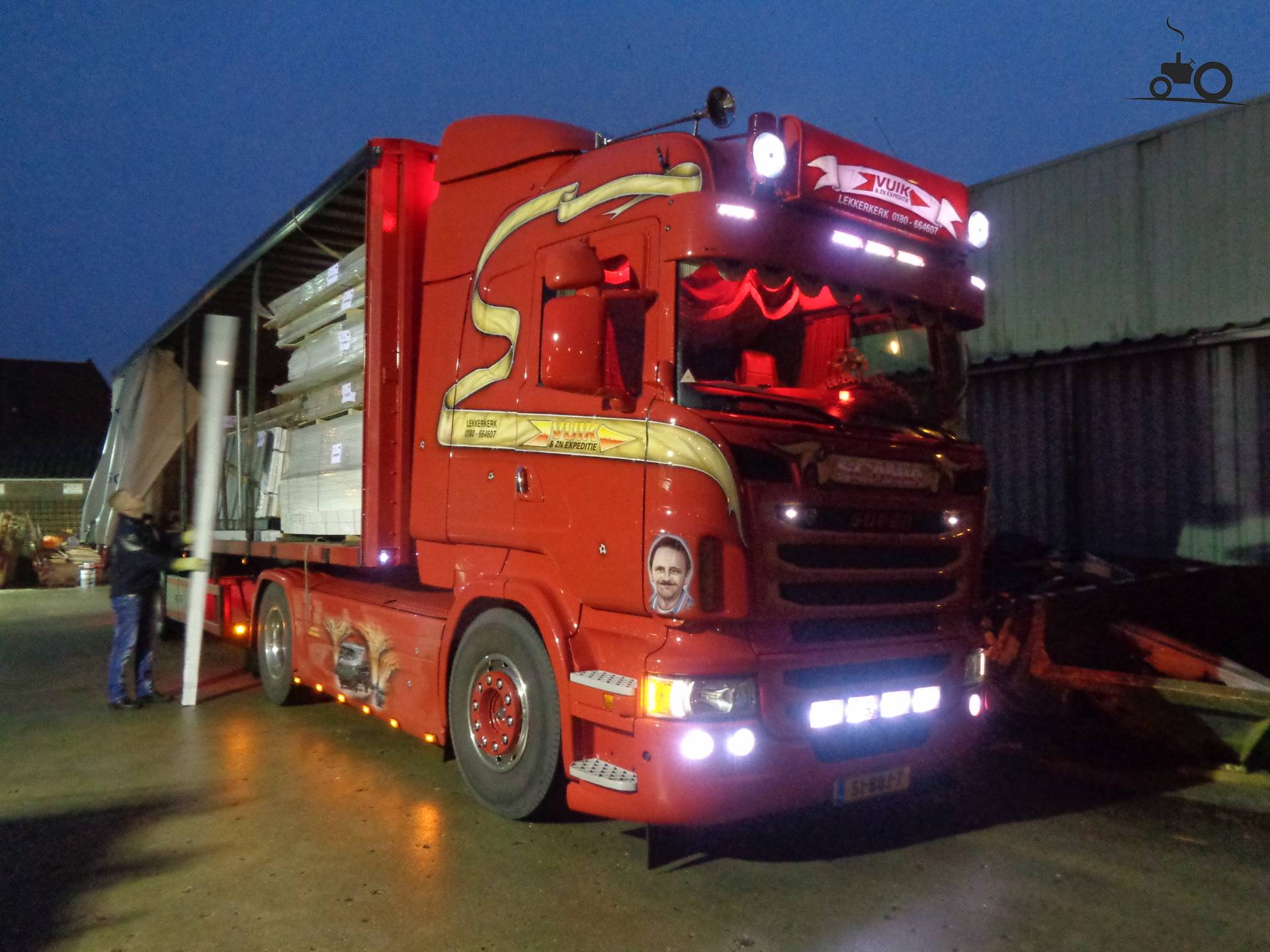 Foto Scania R420 van Expeditiebedrijf Jac. Vuik & Zonen B.V. - TruckFan