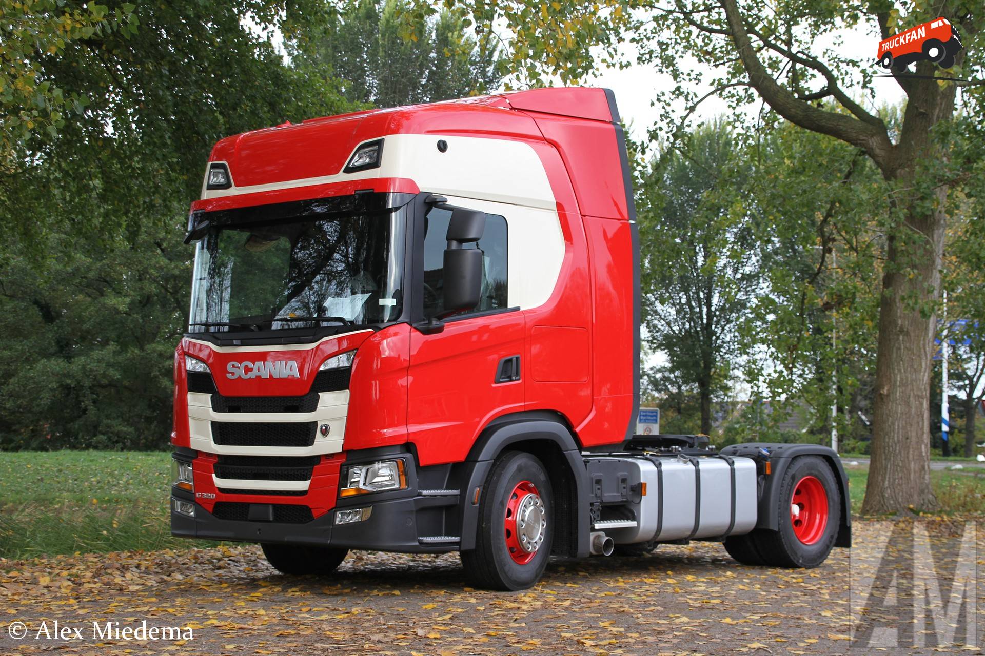 Foto Scania G320 van De Vries en Zn. Hallum - TruckFan