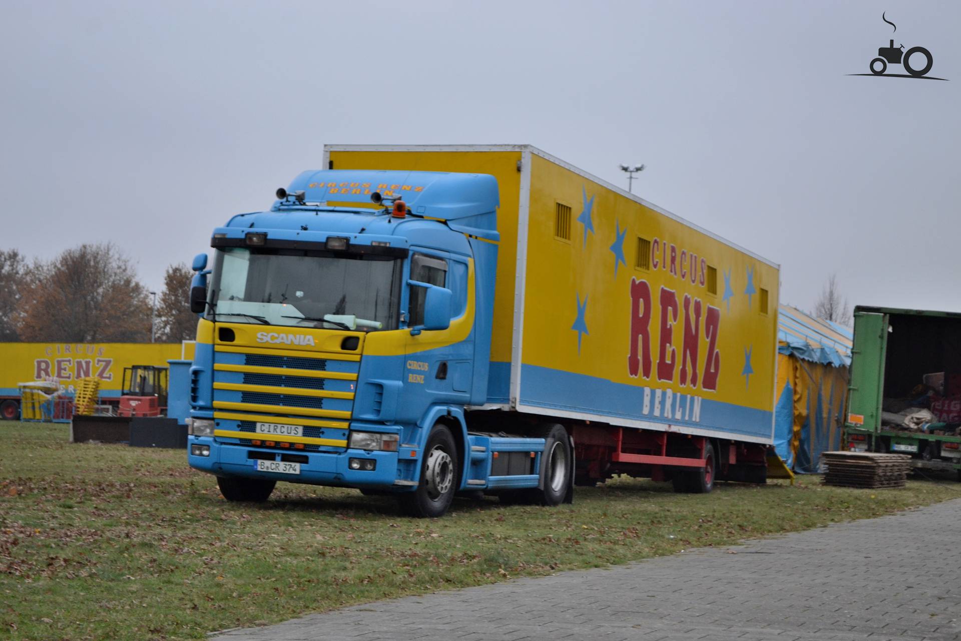 Foto Scania 4-serie van Circus Renz Berlin - TruckFan