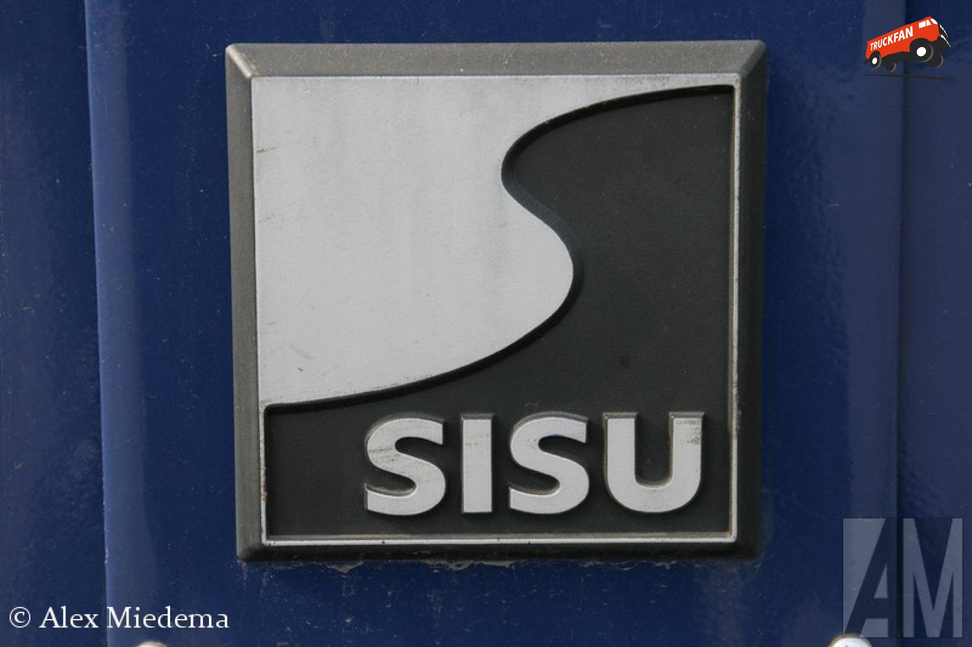 Foto Sisu logo #1040645 - TruckFan