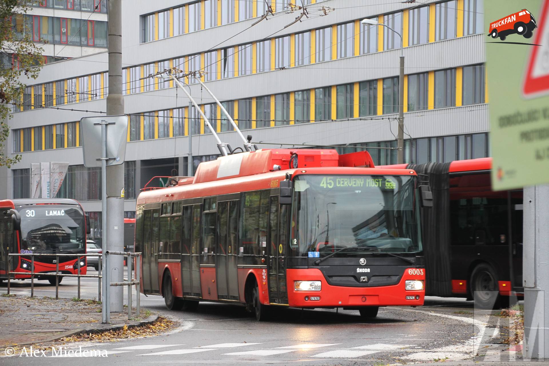 Foto Skoda 30 Tr SOR van Dopravný podnik Bratislava - TruckFan