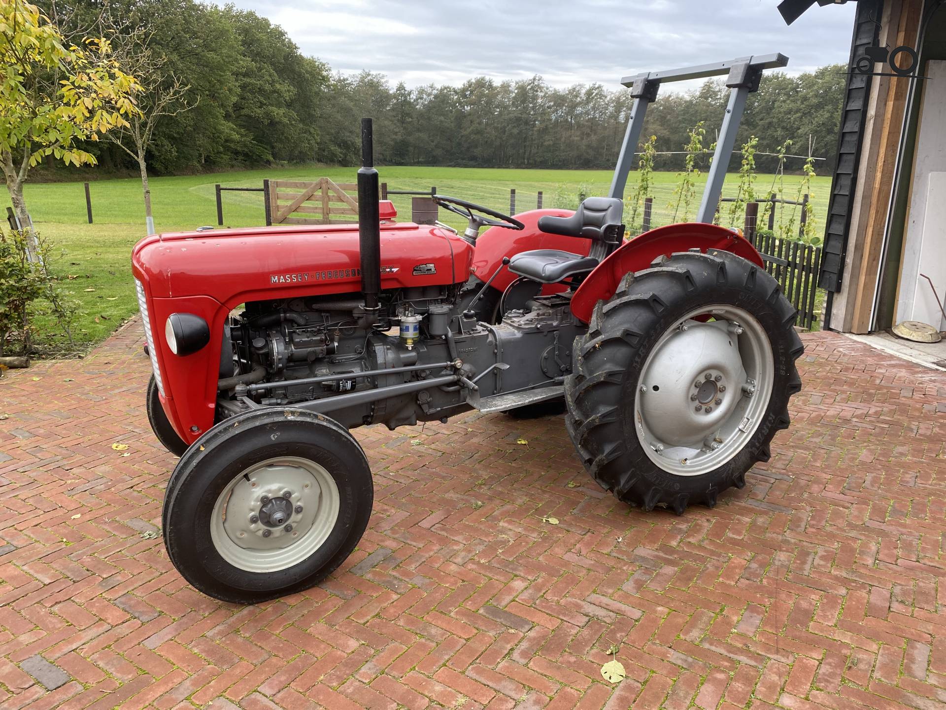 Foto Massey Ferguson 35 X #1441233 - TruckFan