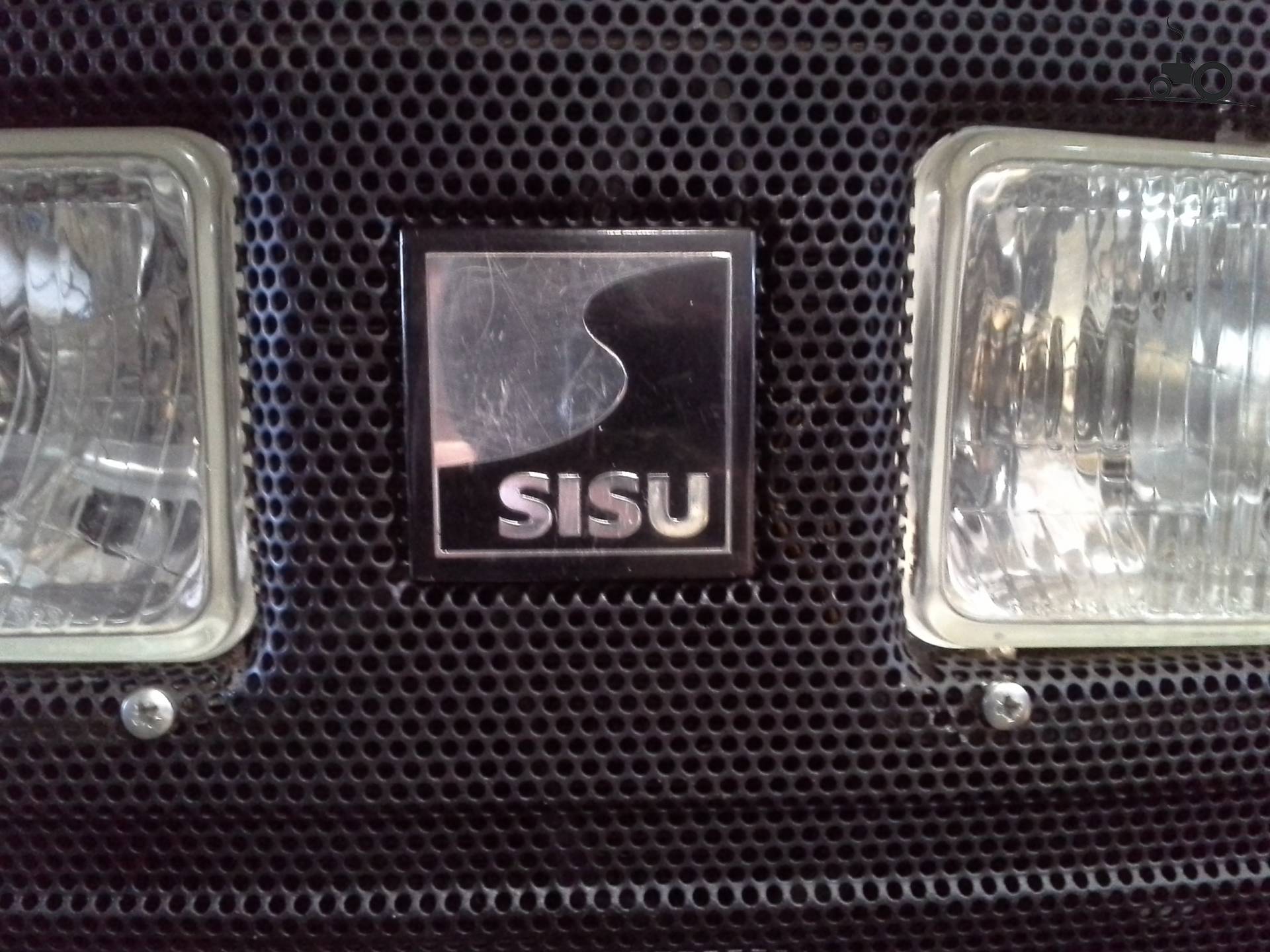Foto Sisu logo #950459 - TruckFan