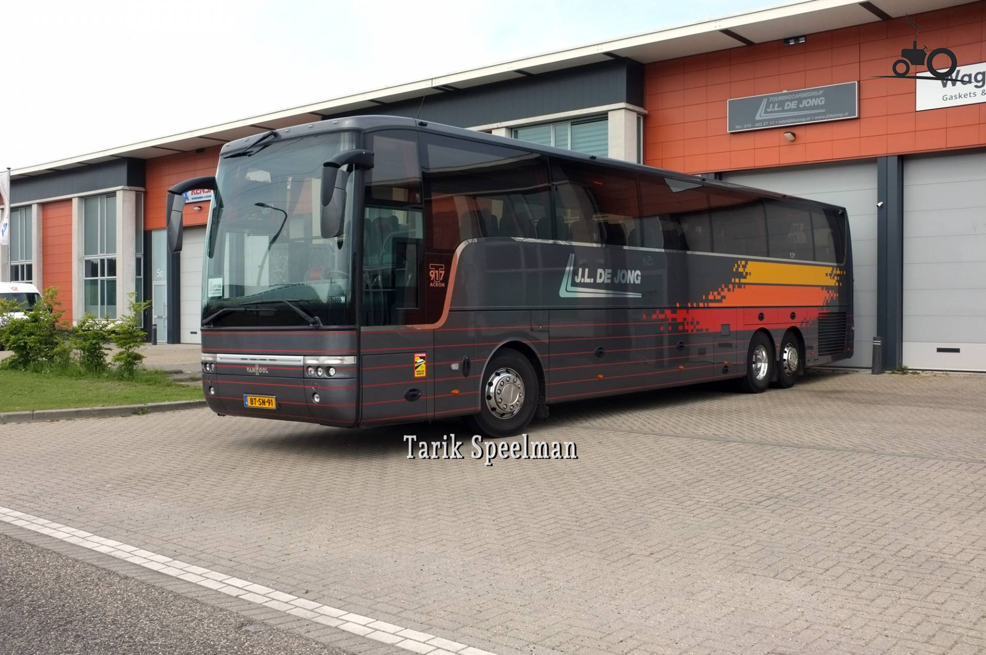 Foto Van Hool T917 Acron van J.L. de Jong Touringcarbedrijf - TruckFan