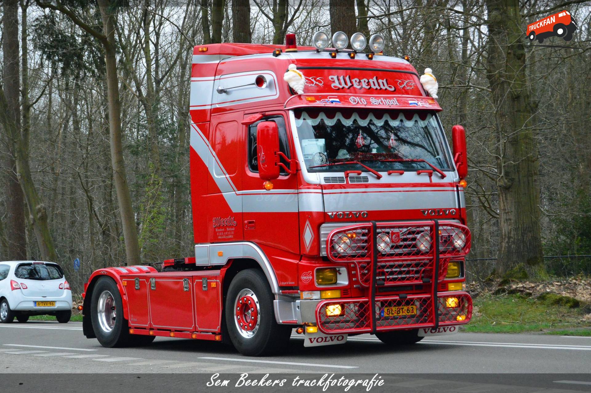 Foto Volvo FH12 1st gen van Weeda Transportbedrijf B.V. - TruckFan